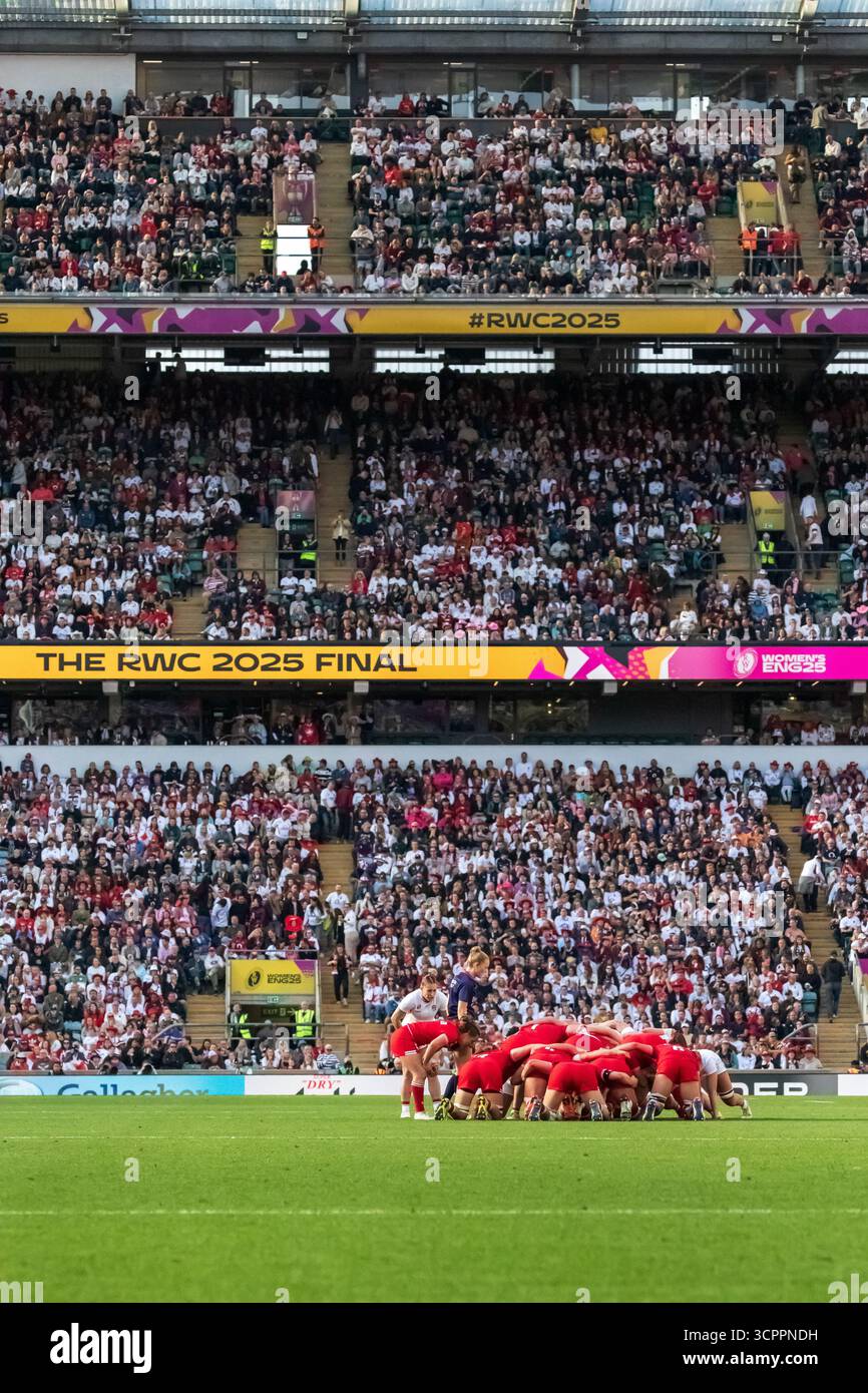 Sell out stadium hi-res stock photography and images - Alamy