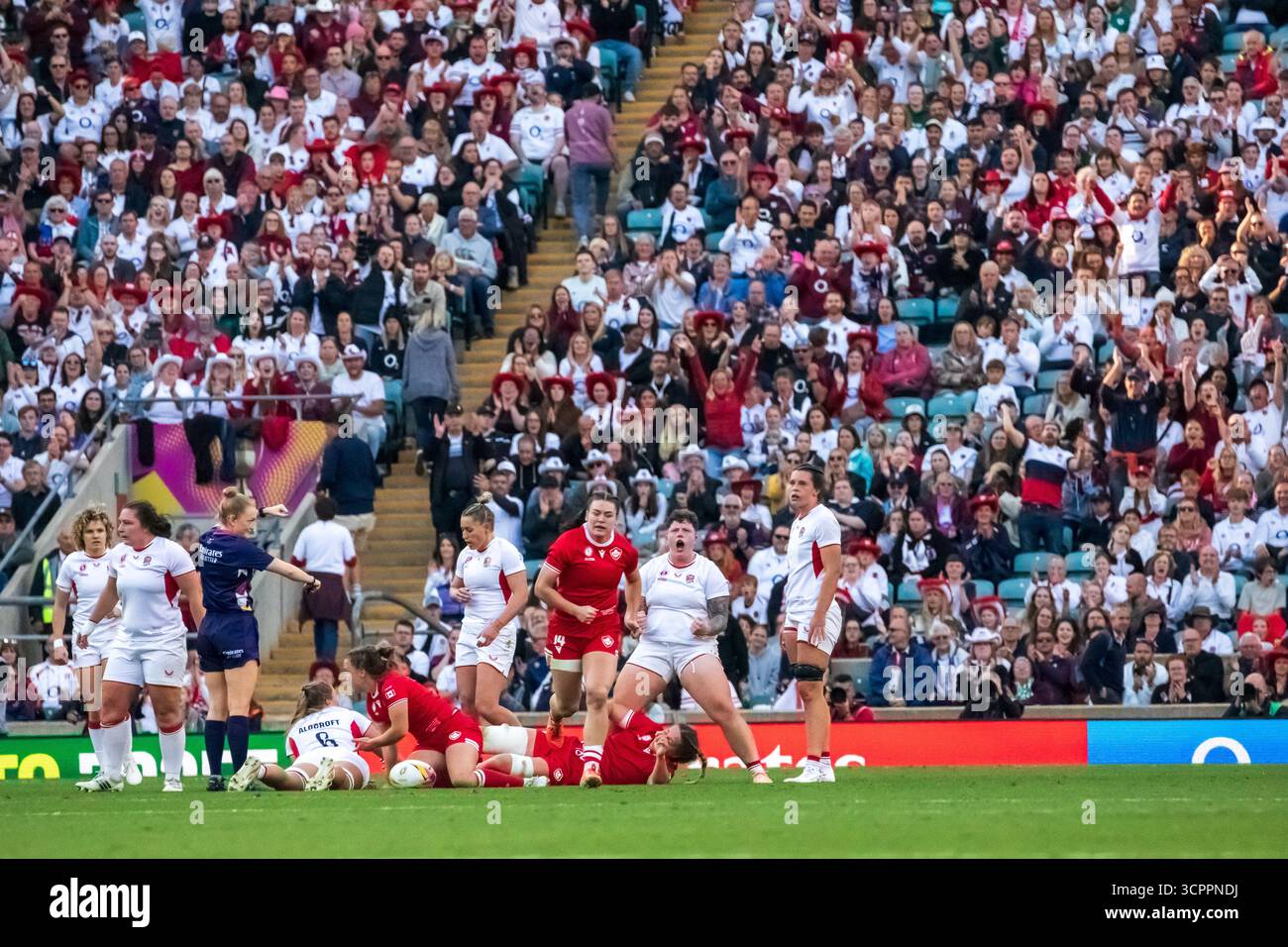 London, UK, 27th September 2025 England prop Hannah Botterman ...