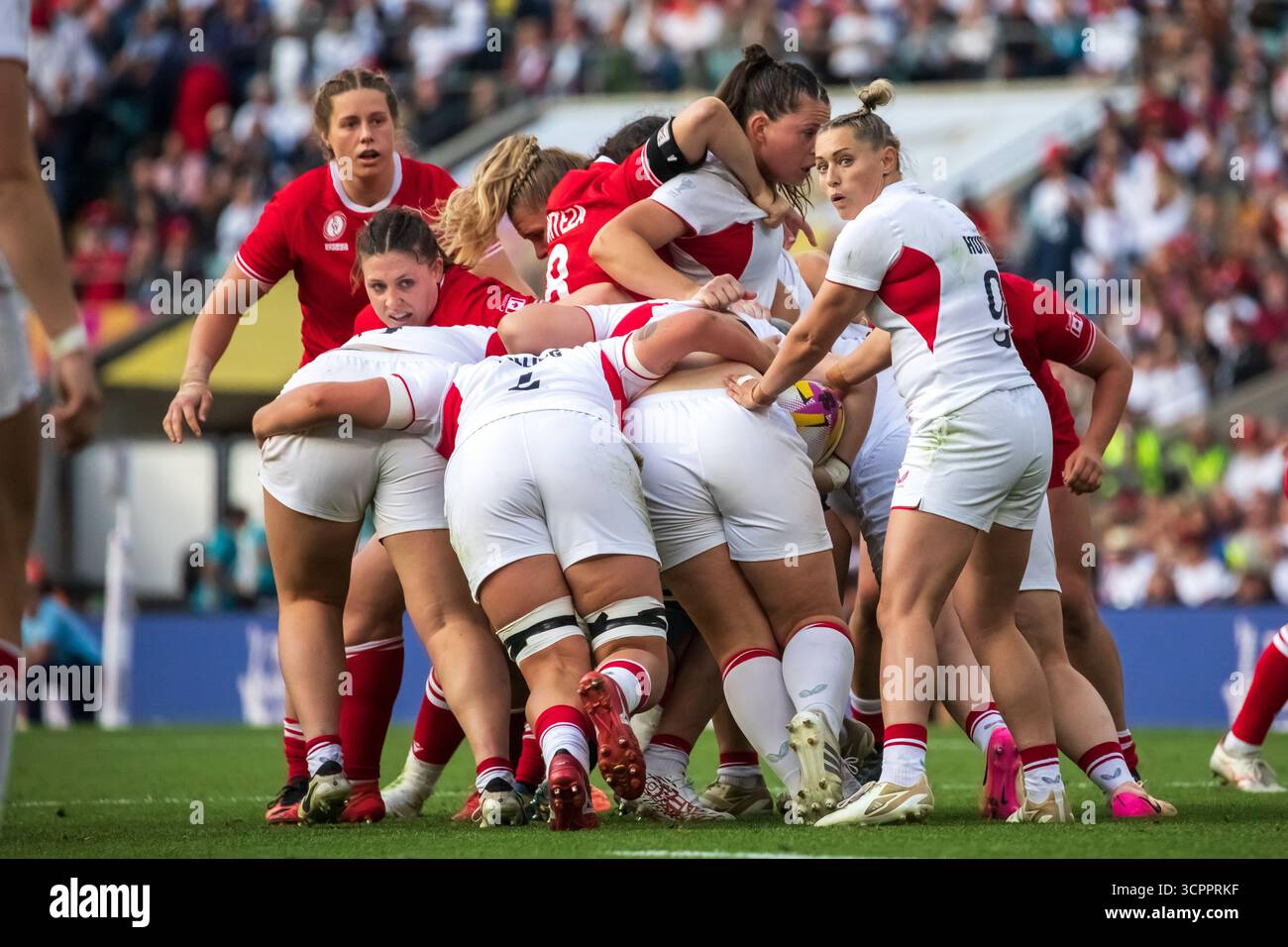 London, UK, 27th September 2025 England scrum half Natasha Hunt looks ...