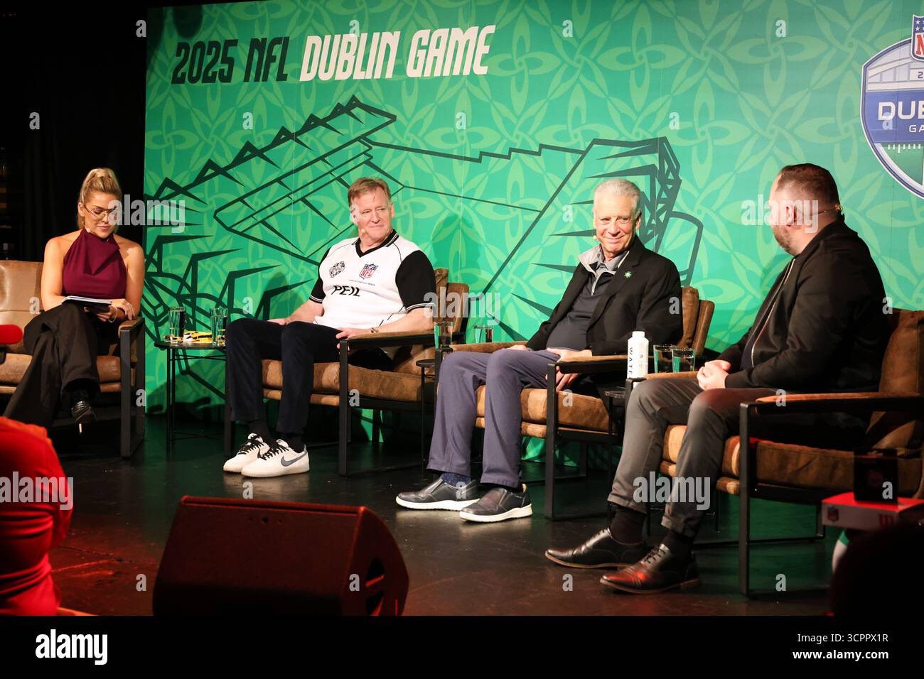 From left, Colleen Wolfe, NFL Commissioner Roger Goodell, Art Rooney II ...