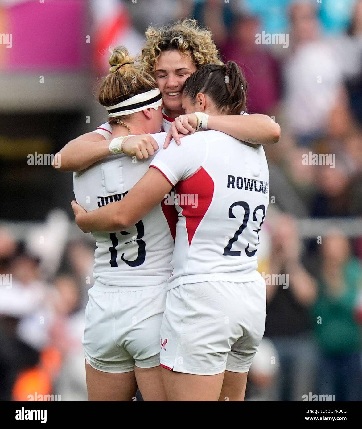 England's Megan Jones (left), Ellie Kildunne (centre) and Helena ...