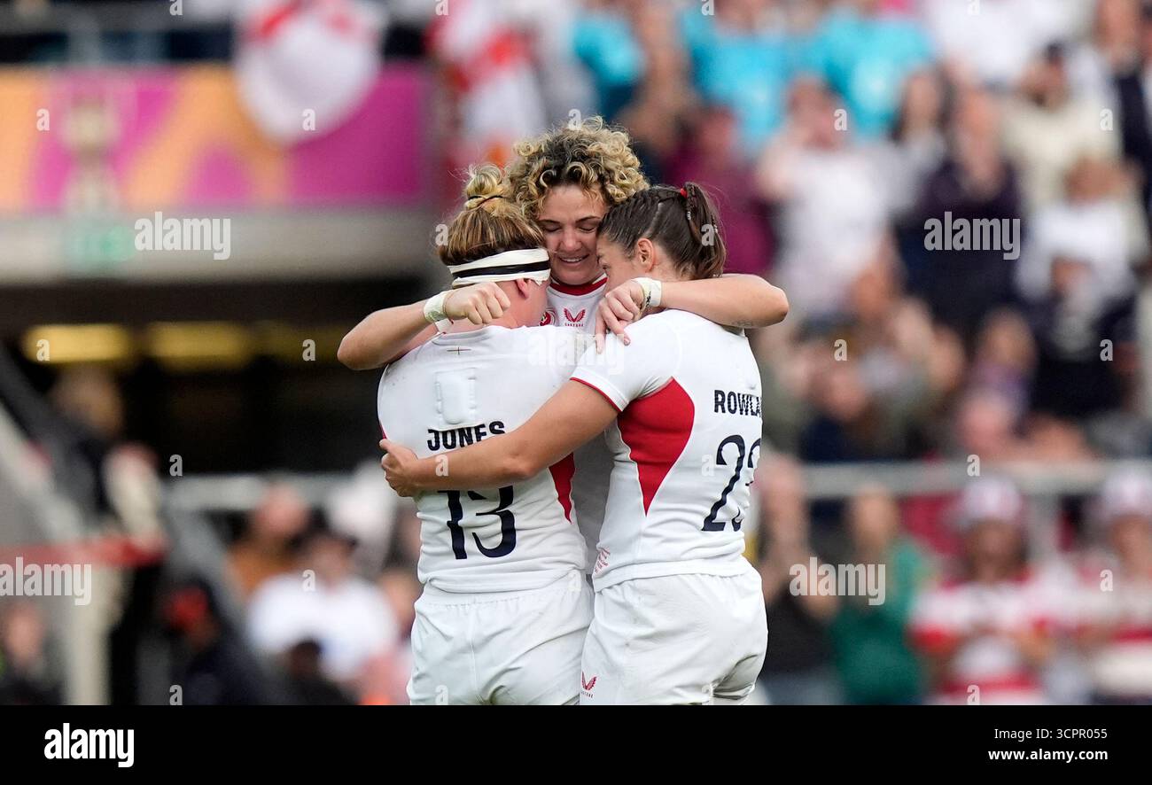 England's Megan Jones (left), Ellie Kildunne (centre) and Helena ...