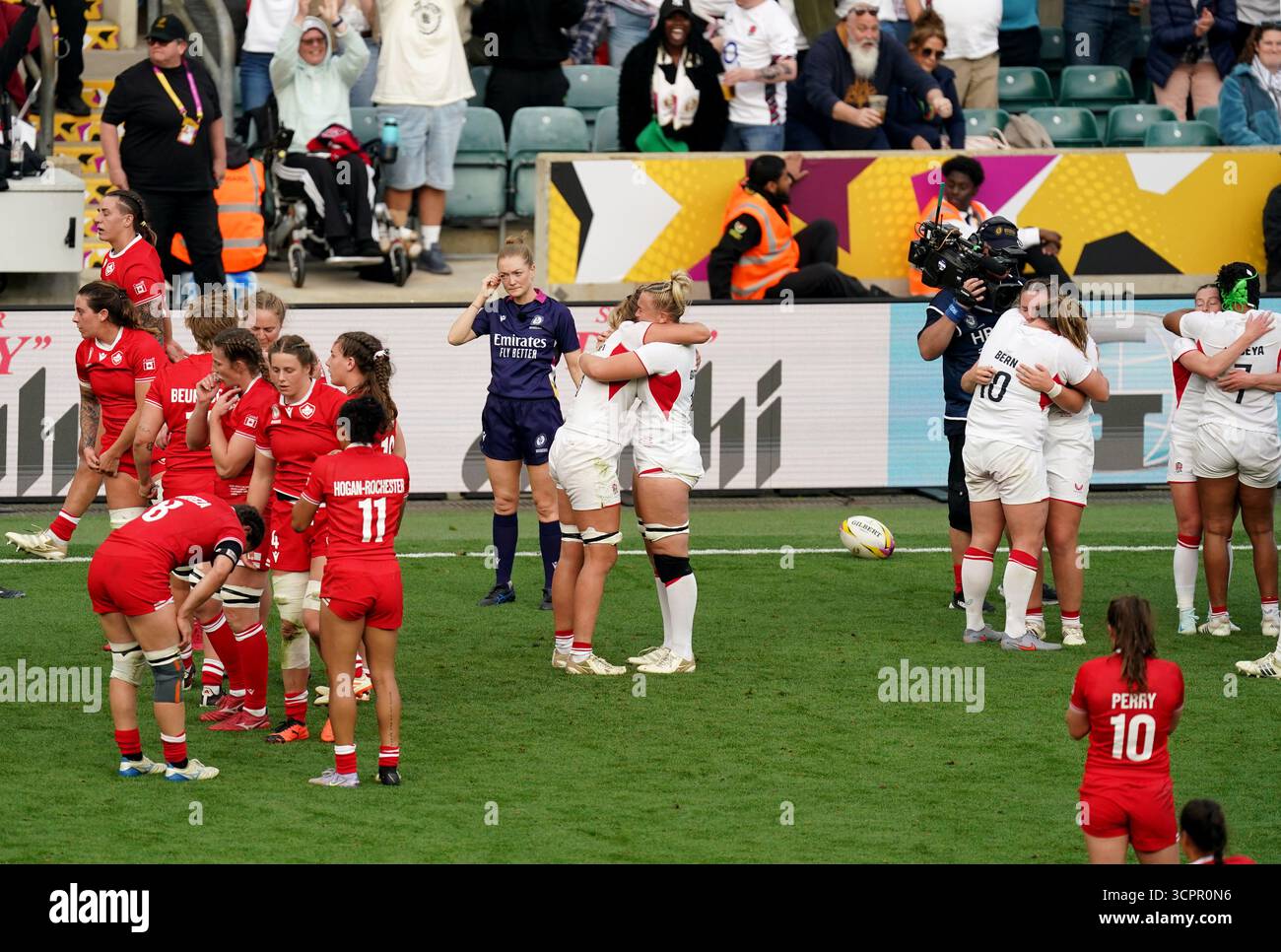 England's Zoe Aldcroft (centre left) and Rosie Galligan (centre right ...