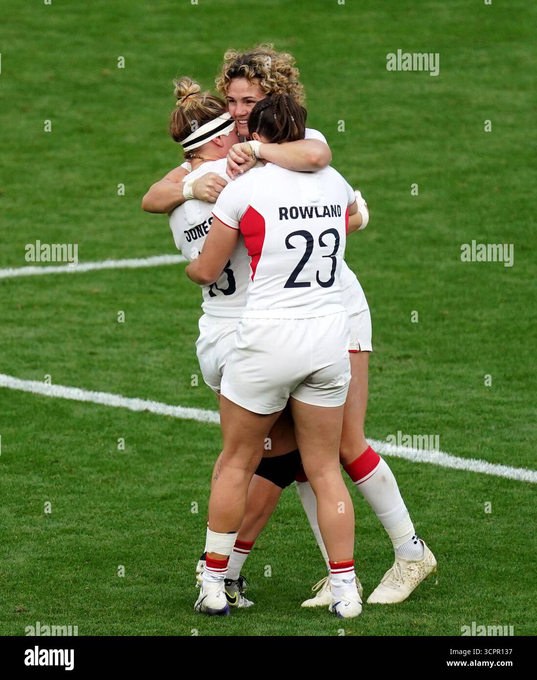 England's Megan Jones (left), Ellie Kildunne (centre) and Helena ...