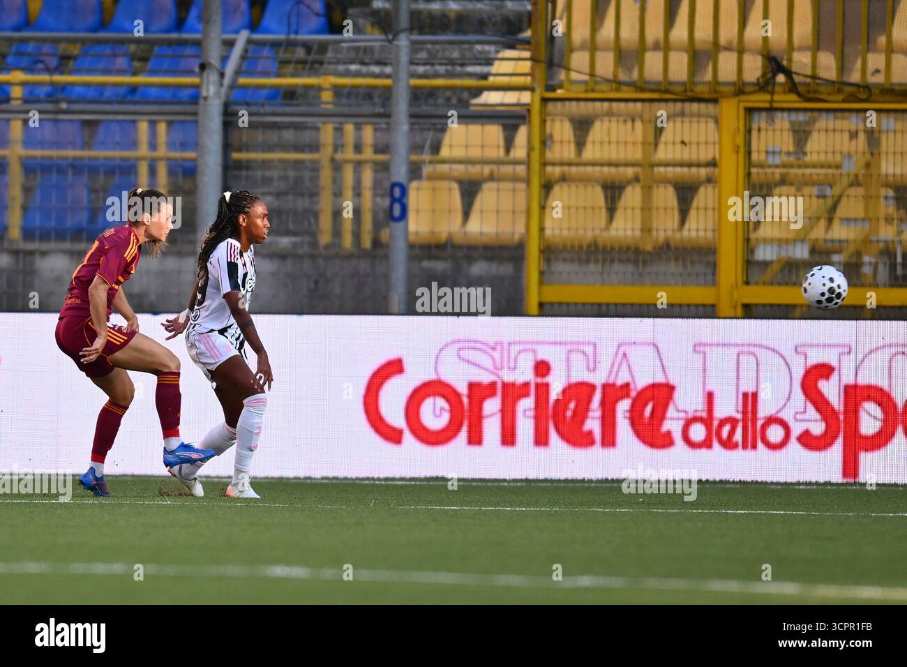 Emilie Haavi of A.S. Roma Femminile scores the goal for 1-1 during the ...