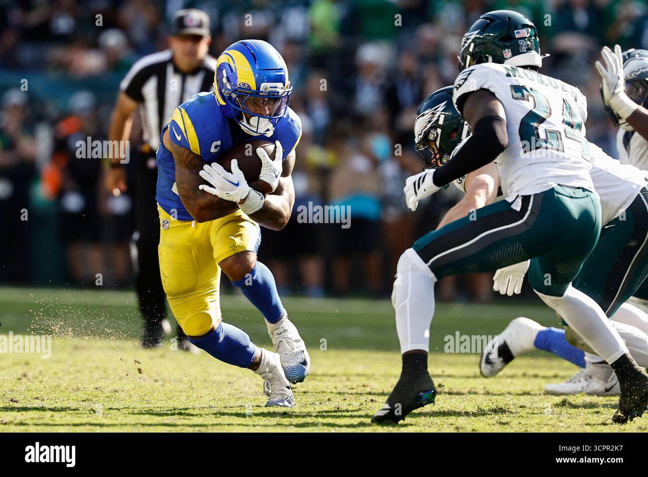 Los Angeles Rams' Kyren Williams runs against the Philadelphia Eagles ...
