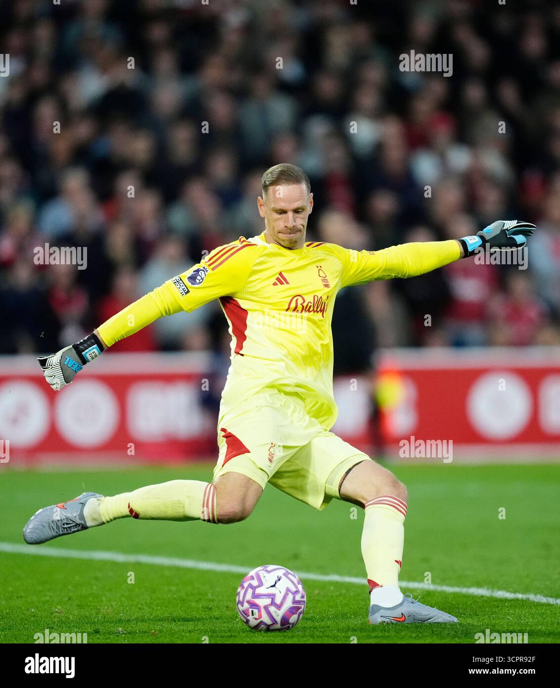 Nottingham Forest goalkeeper Matz Sels during the Premier League match ...