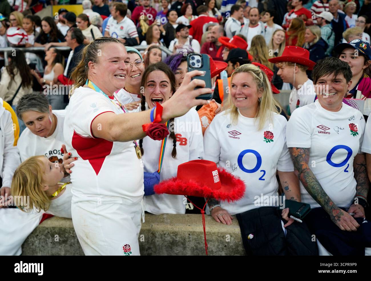 England's Sarah Bern celebrates after the Women's Rugby World Cup final ...