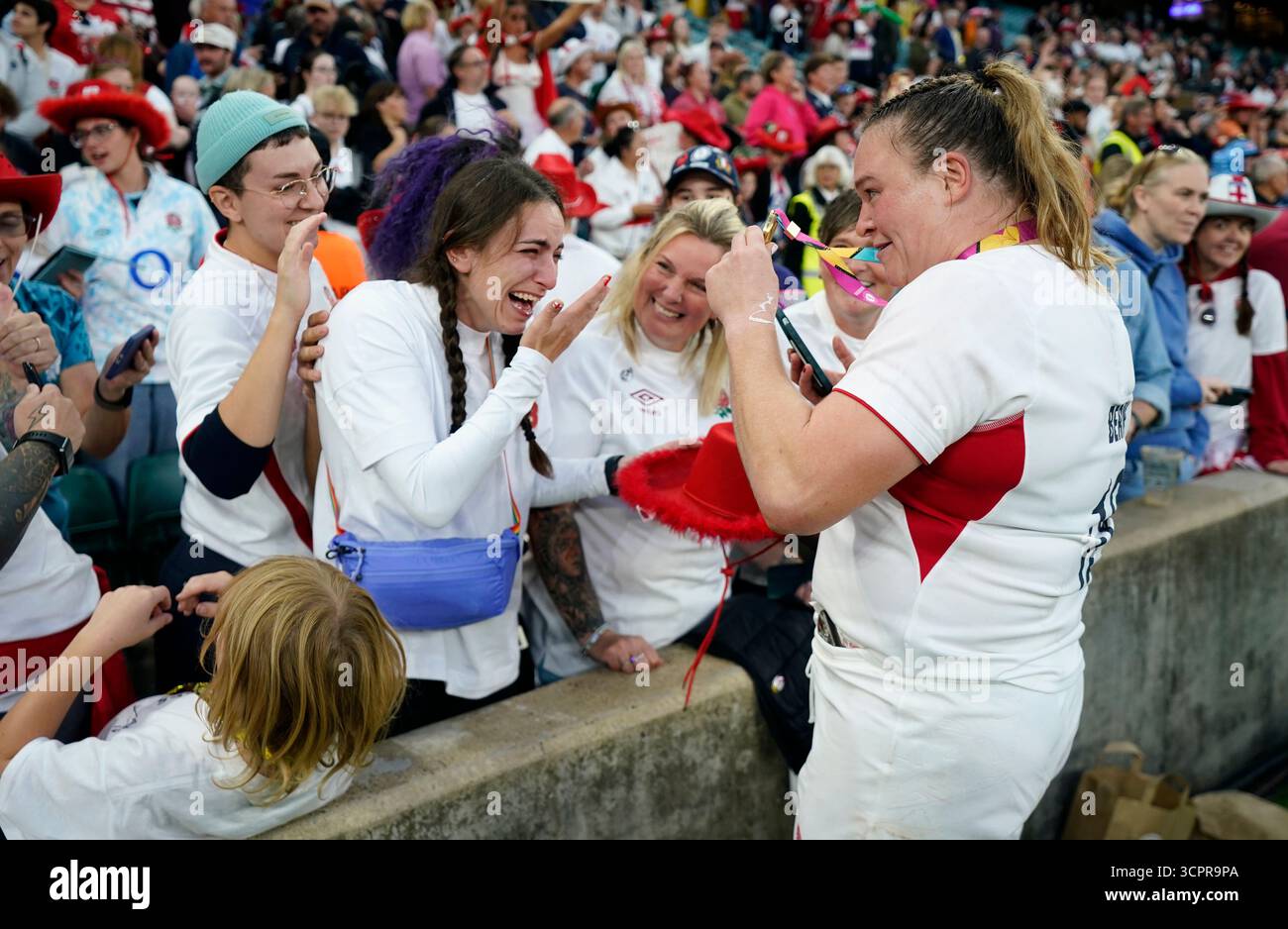England's Sarah Bern celebrates after the Women's Rugby World Cup final ...