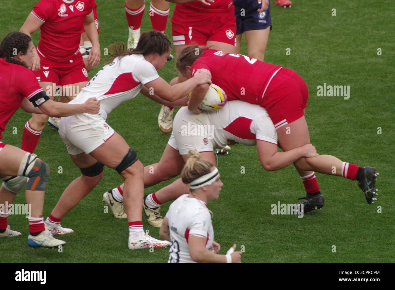 Twickenham, England, 27 September 2025. Maud Muir playing for England ...
