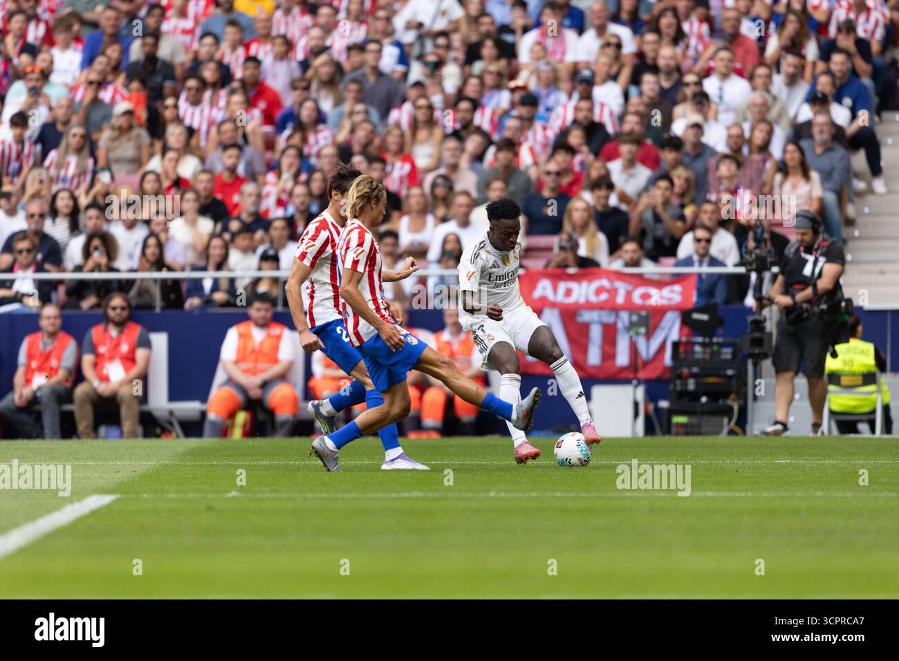 Madrid, Spain. 27th Sep 2025. Vini during Atletico de Madrid and Real ...