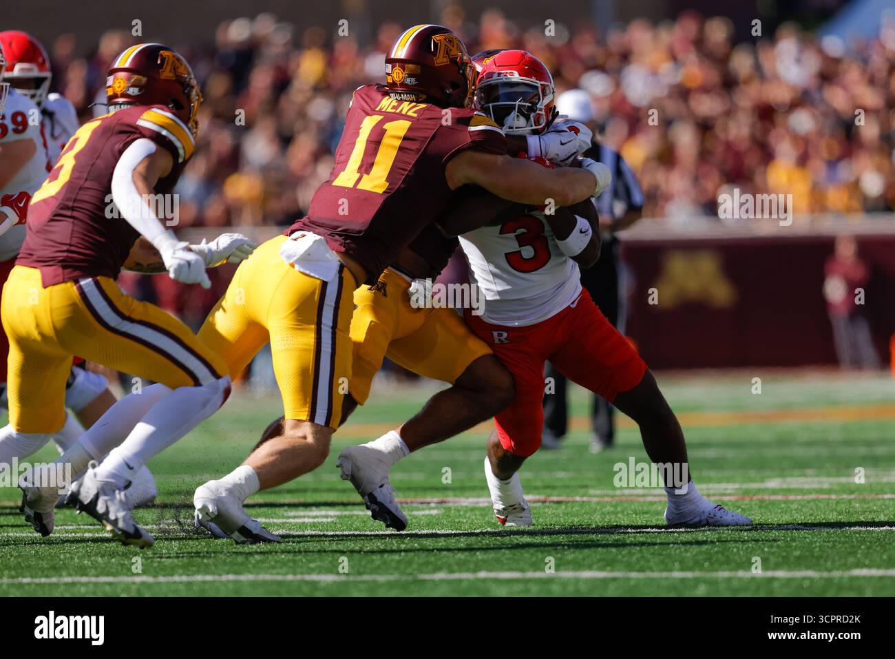 MINNEAPOLIS, MN - SEPTEMBER 27: Minnesota Golden Gophers defensive ...