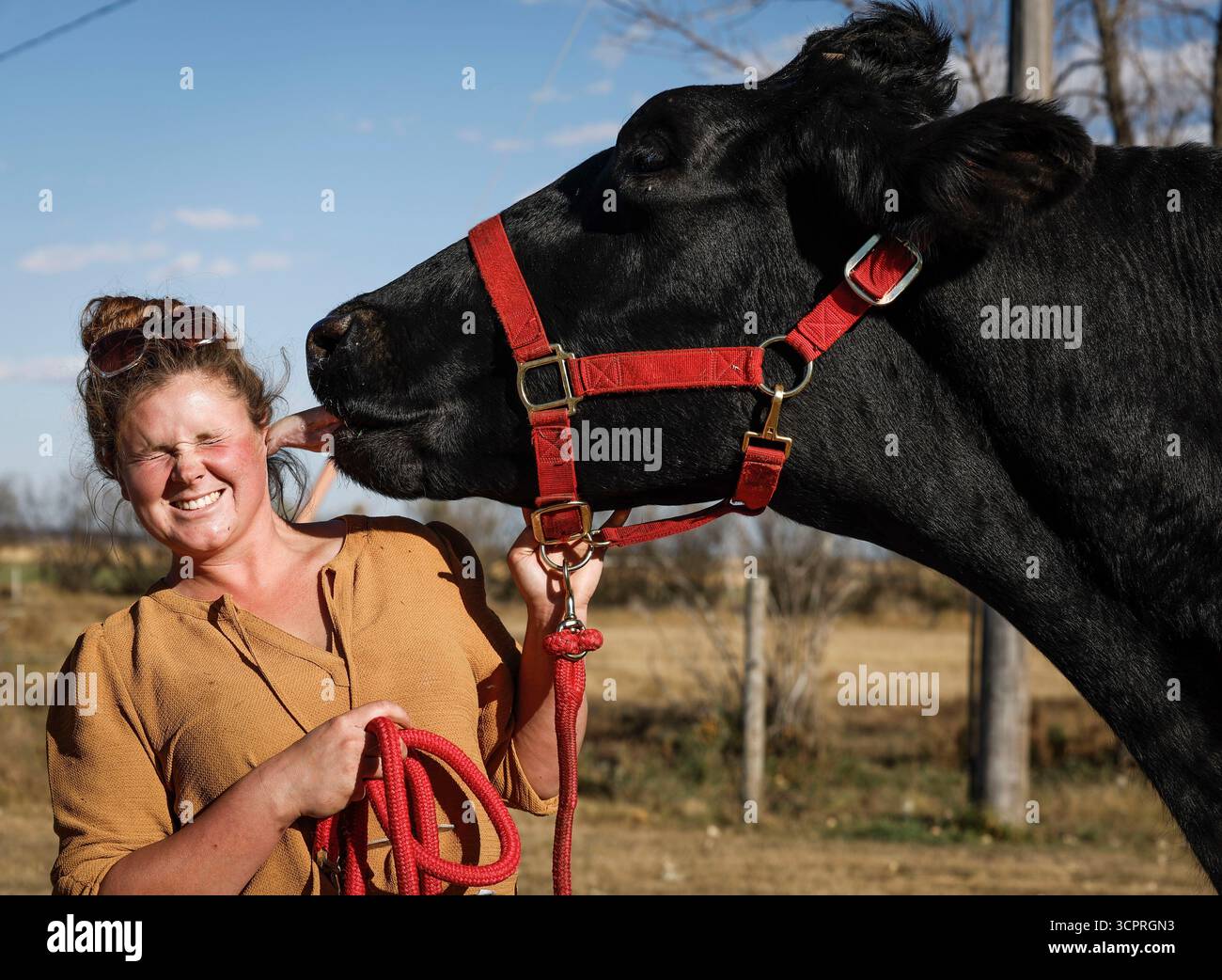 Jasmine Entz gets a kiss from her Guinness Book of World Record ...