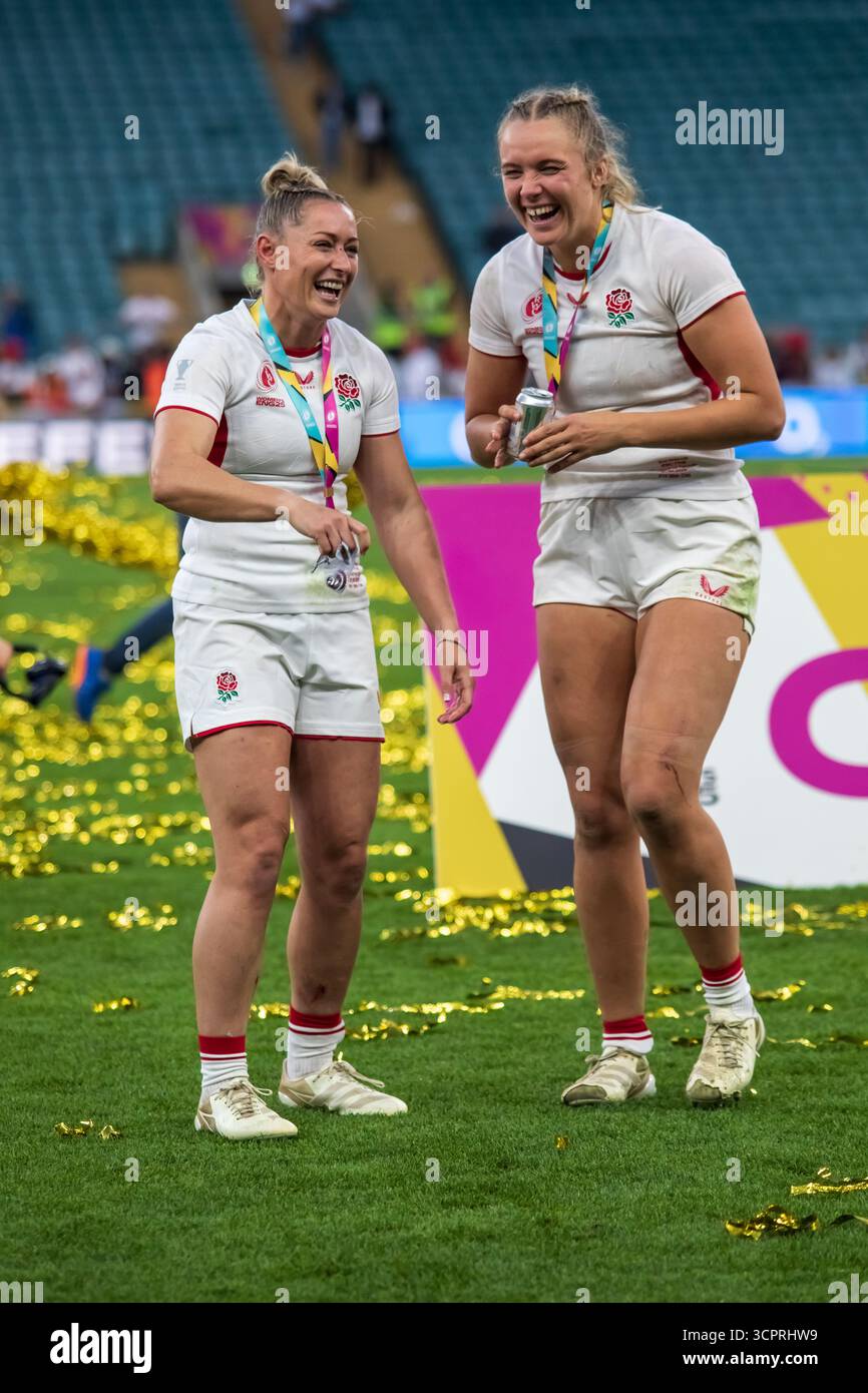 London, UK, 27th September 2025 England players players Natasha Hunt (9 ...