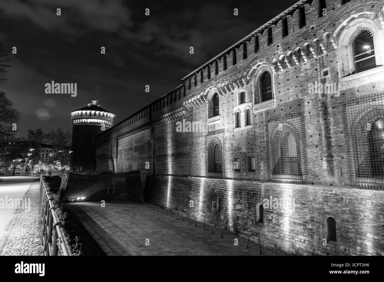 Castello sforzesco milan courtyard Black and White Stock Photos ...