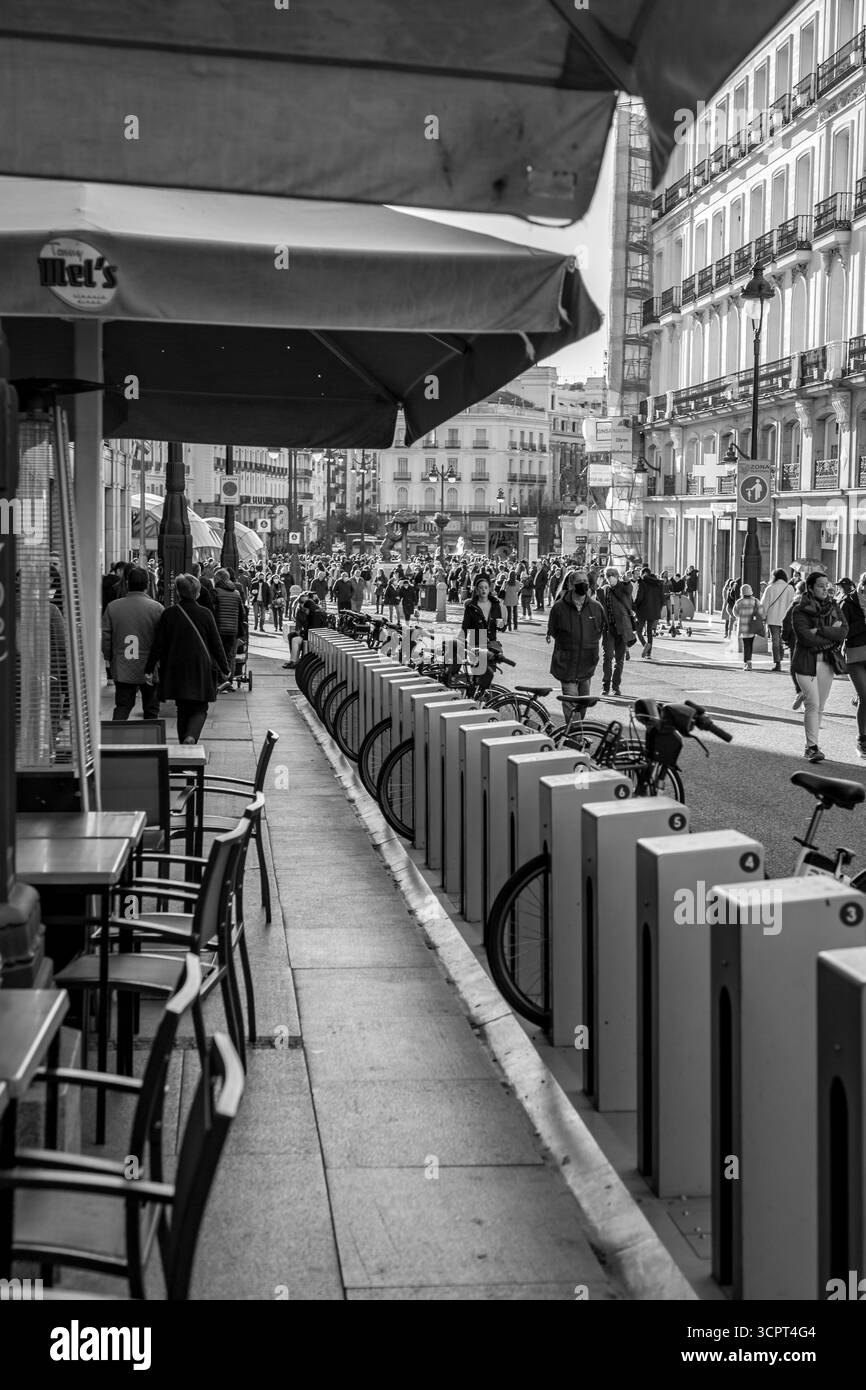 Puerta del sol de Black and White Stock Photos & Images - Alamy