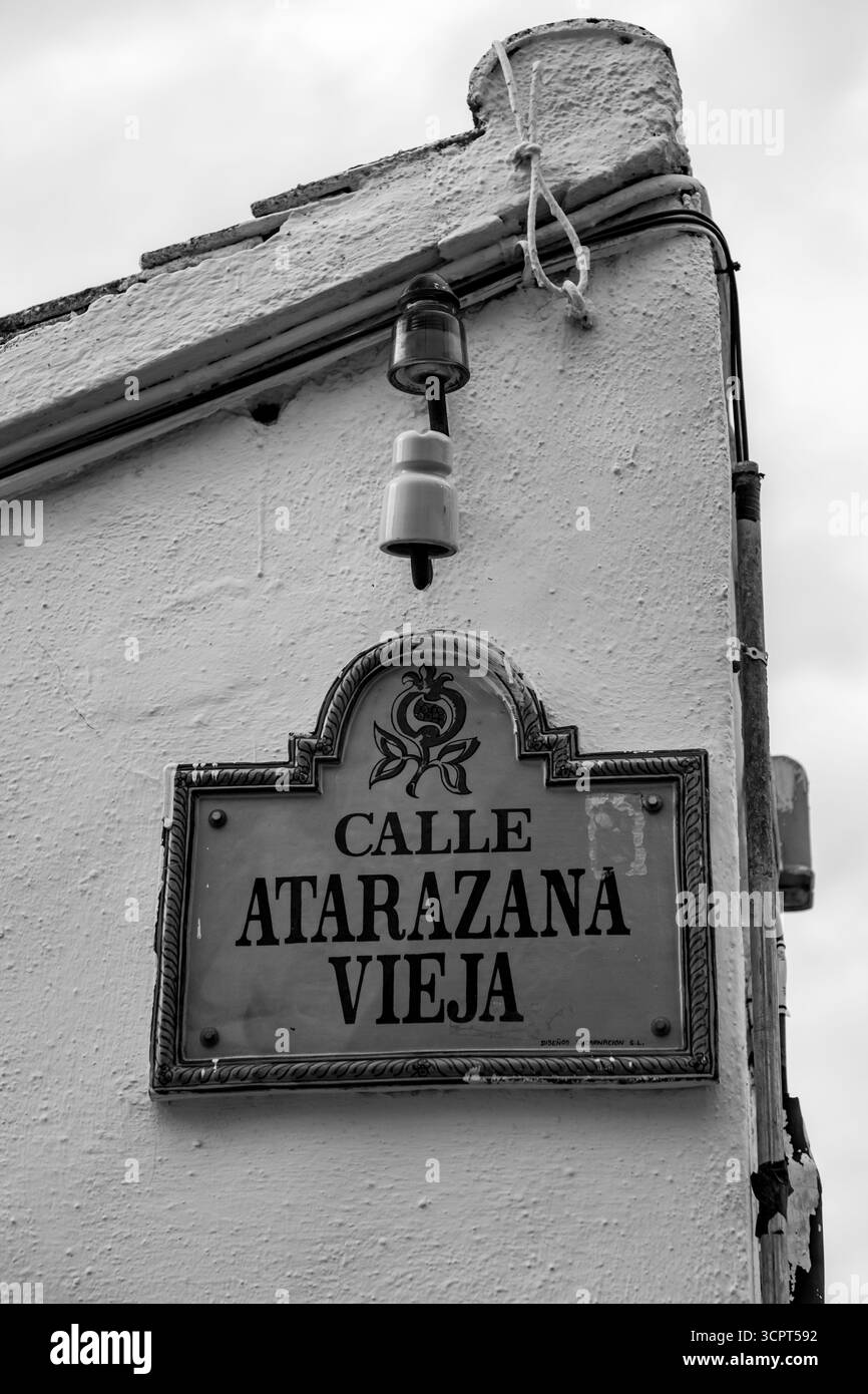 Street sign granada spain hi-res stock photography and images - Alamy