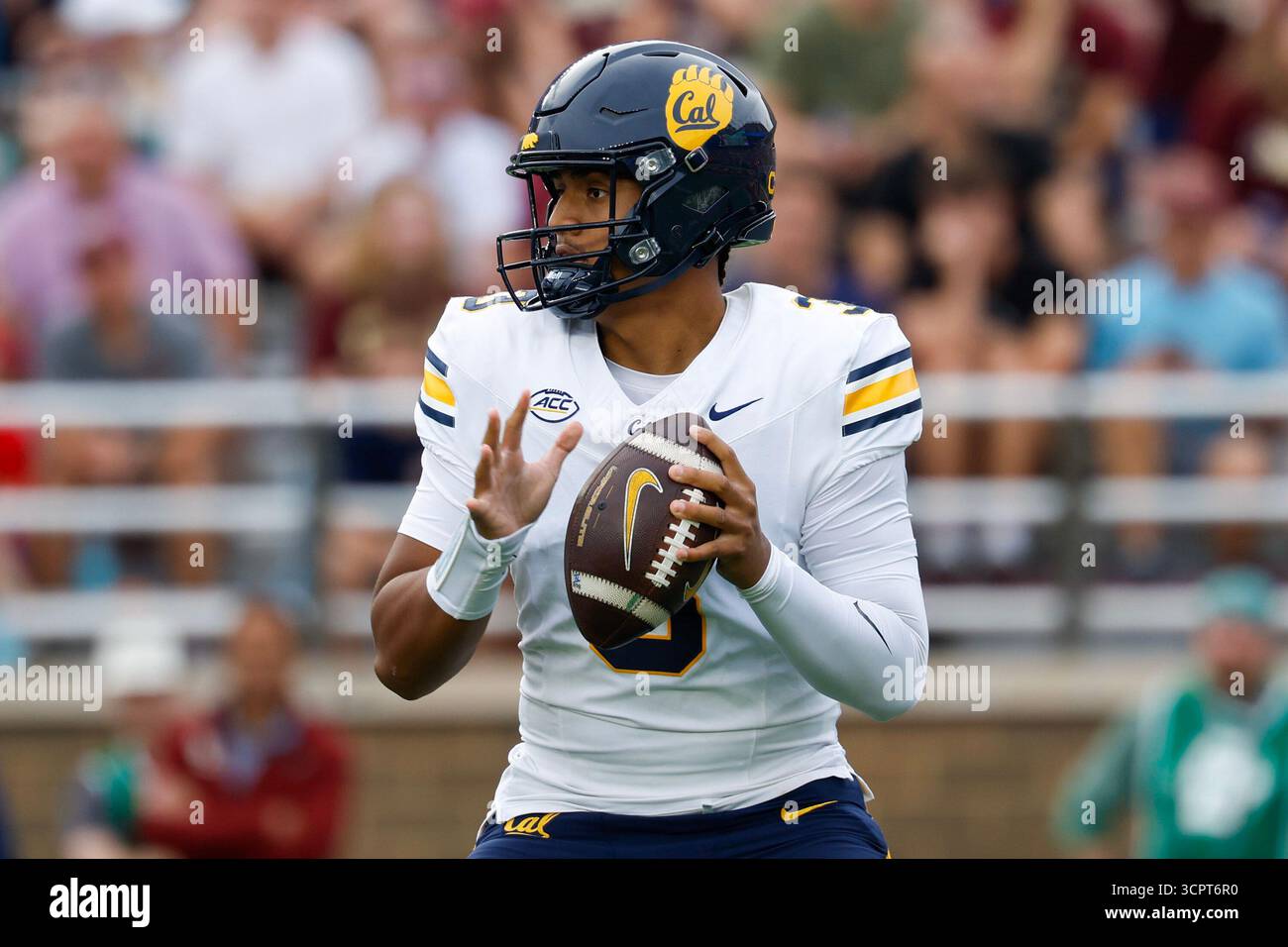 California quarterback Jaron-Keawe Sagapolutele (3) makes a pass during ...