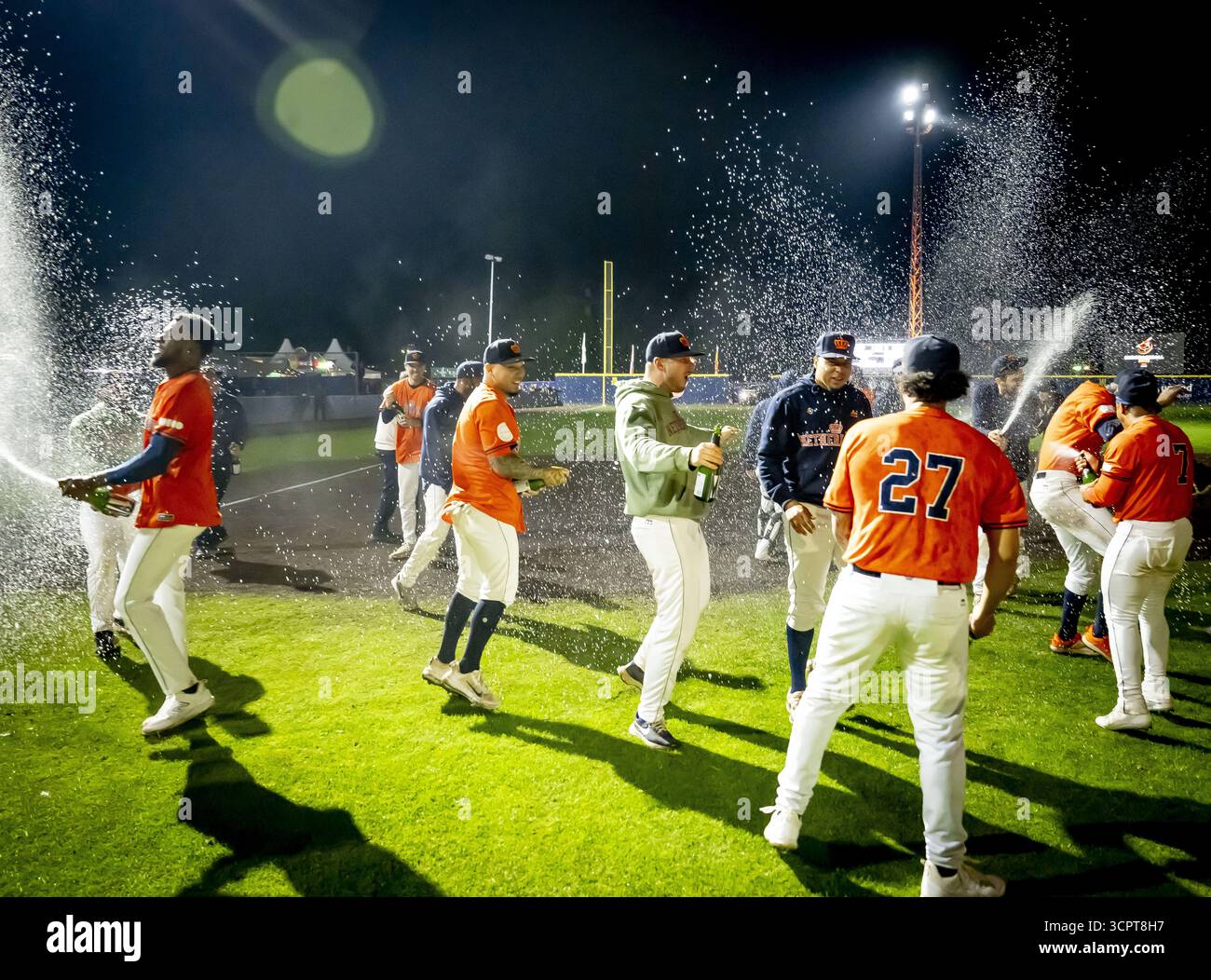 ROTTERDAM - Dutch baseball players celebrate in action against Italy ...