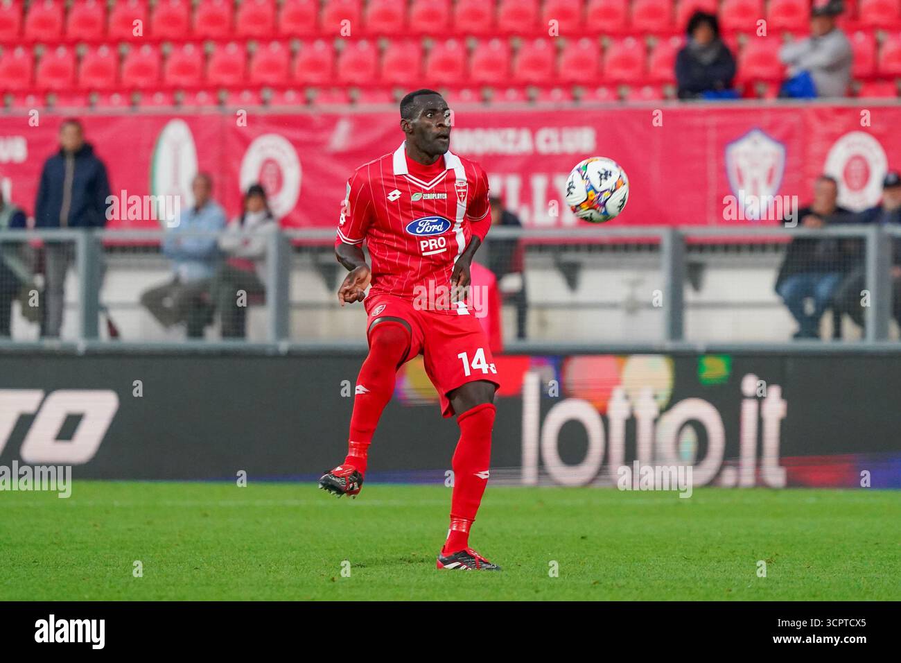 Monza, Italy. 27/09/2025. Pedro Obiang, during AC Monza Vs Padova ...