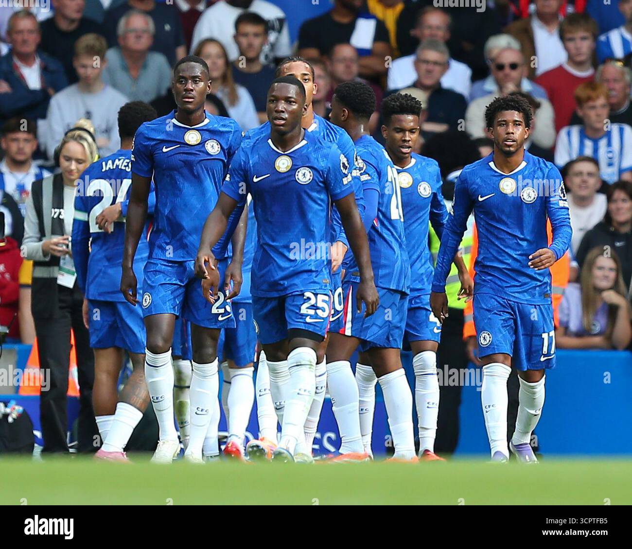 London, UK. 27th Sep, 2025. London, England, September 27 2025: Players ...