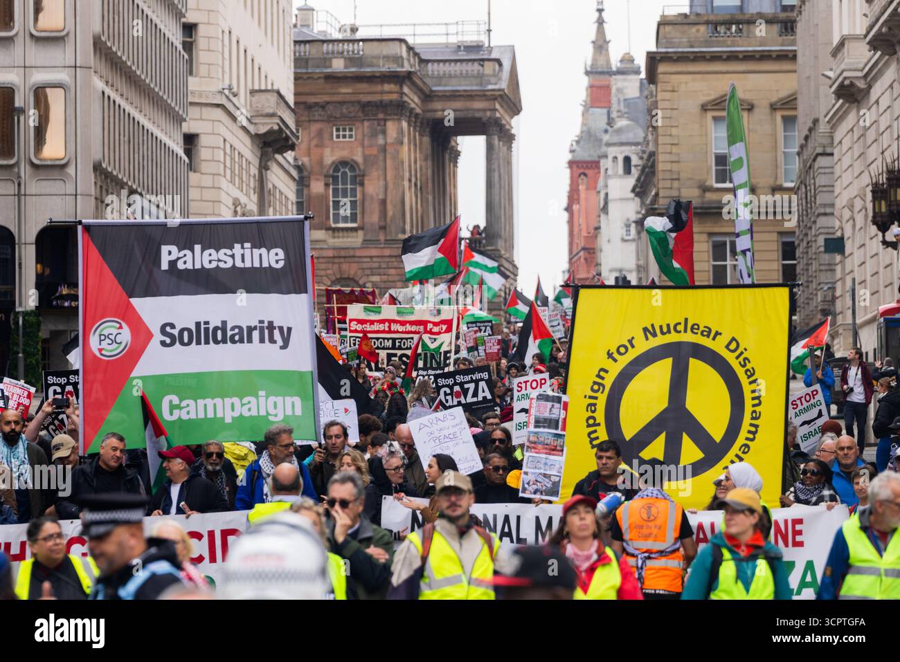 Liverpool, UK. 27 SEP, 2025. Large crowd makes it's way through the ...