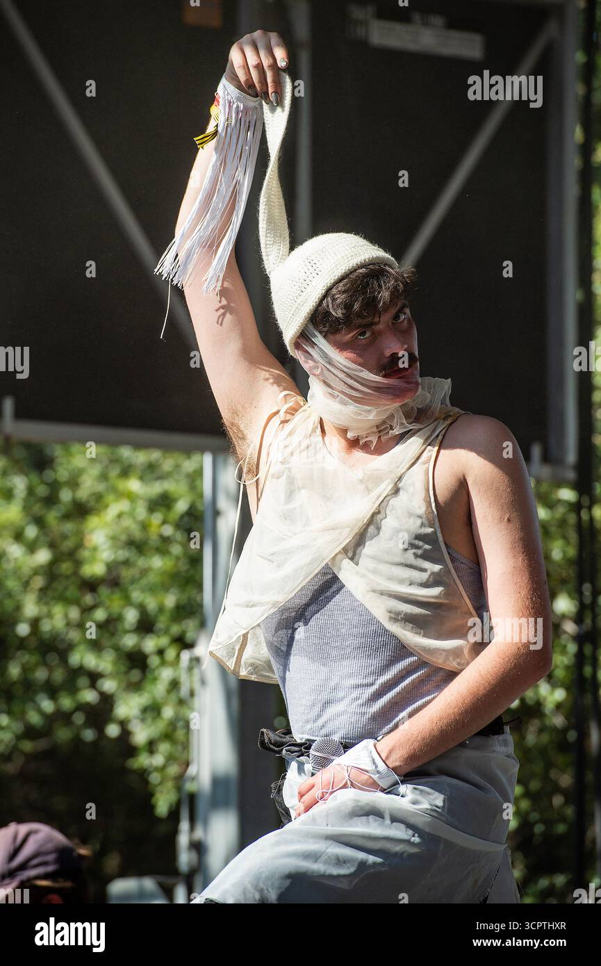 September 27, 2025: Cole Haden with Model/Actriz band performing at the ...