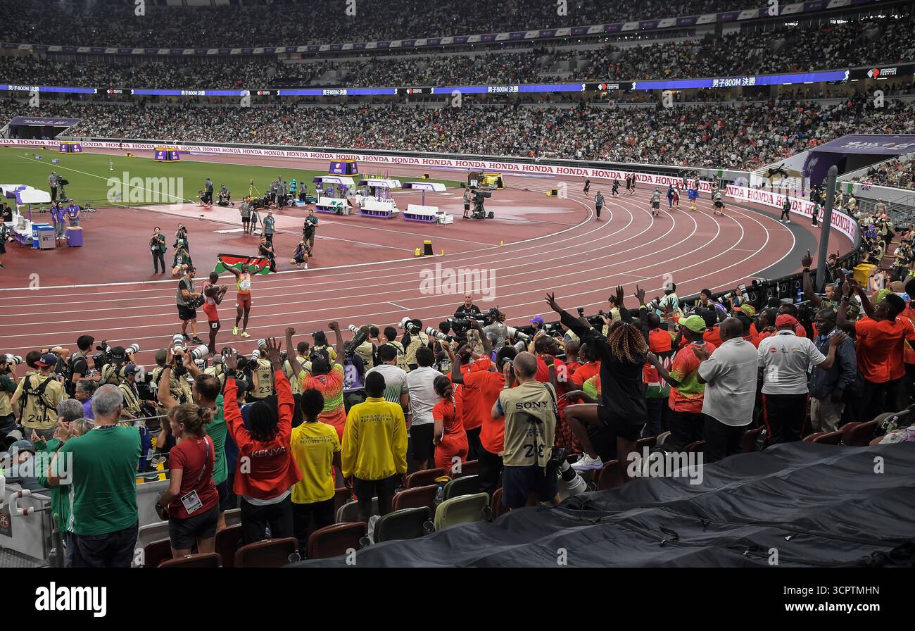 Emmanuel Wanyonyi of Kenya celebrate’s after wining gold in the men’s ...