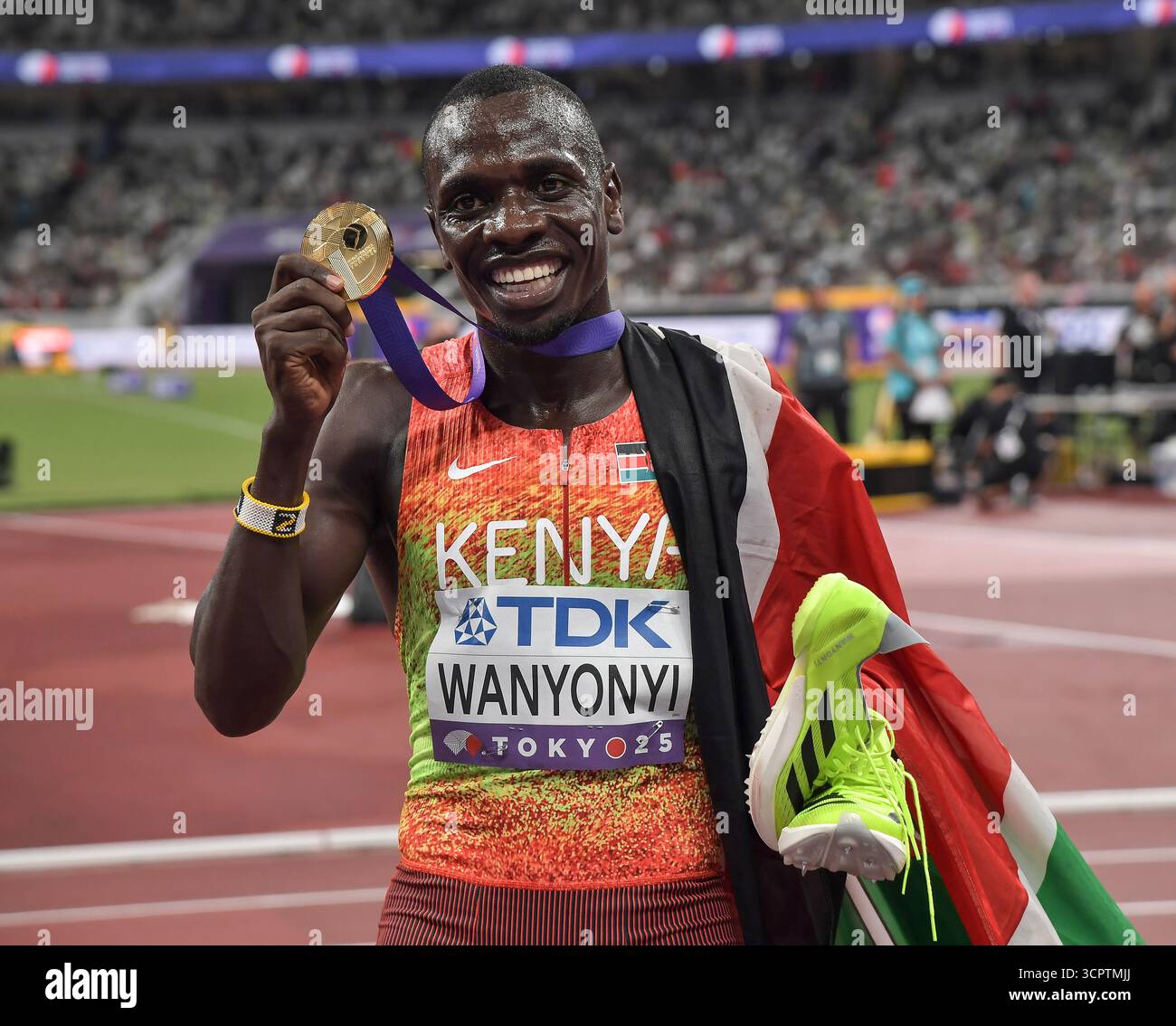 Emmanuel Wanyonyi of Kenya celebrate’s after wining gold in the men’s ...