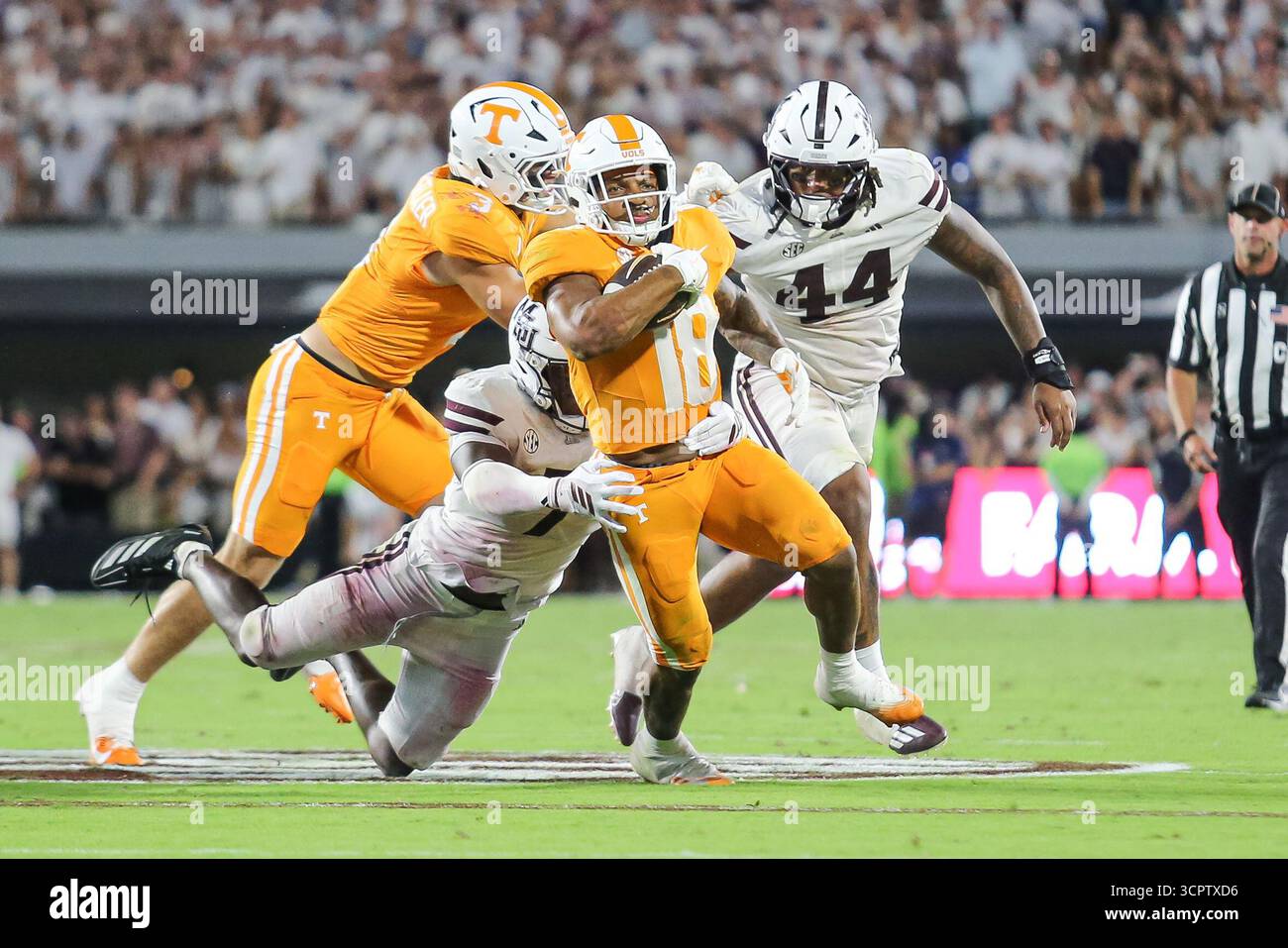 Tennessee running back DeSean Bishop (18) attempts to score a touchdown ...