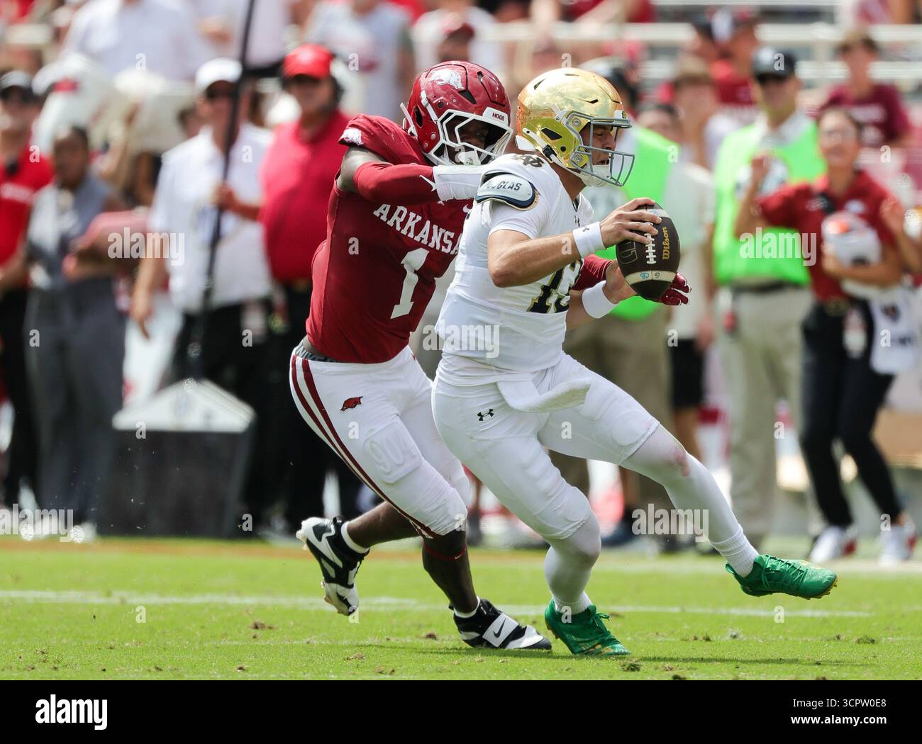 September 27, 2025: Phillip Lee (1) Razorback defensive lineman works ...