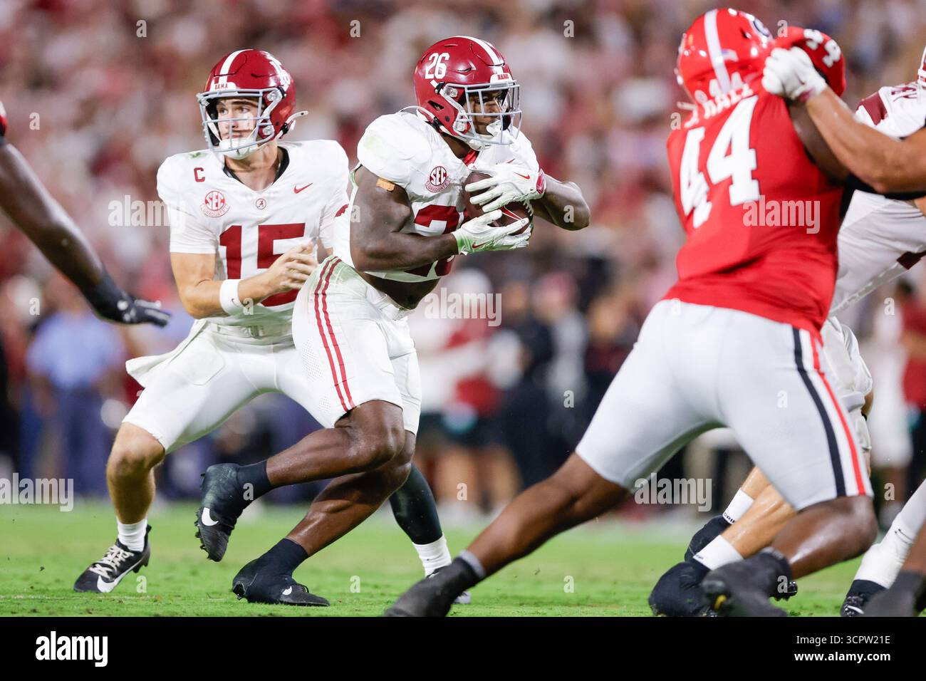 Alabama running back Jam Miller (26) runs with the ball during the ...