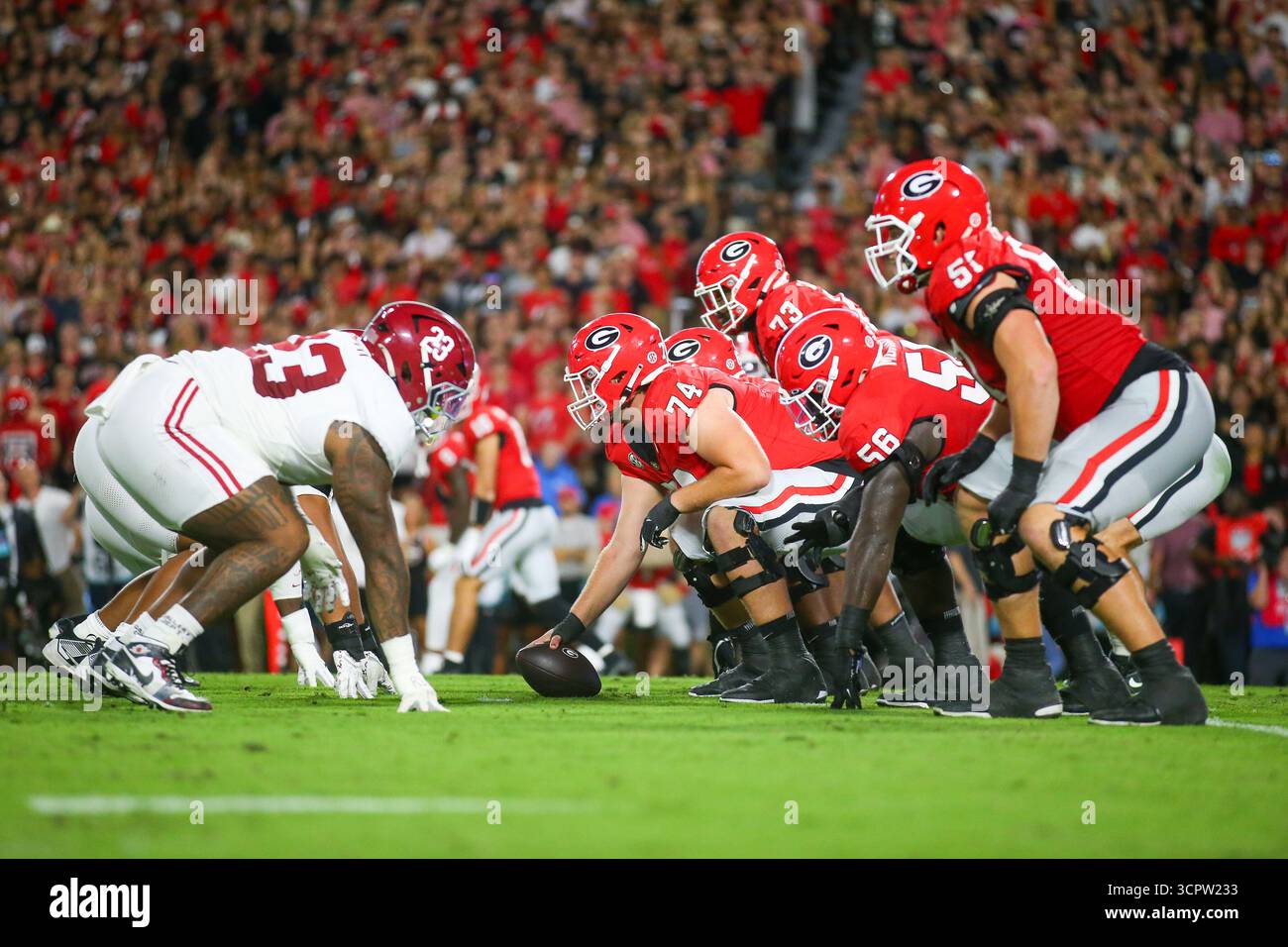 Georgia offense lines up against the Alabama defense during the first ...