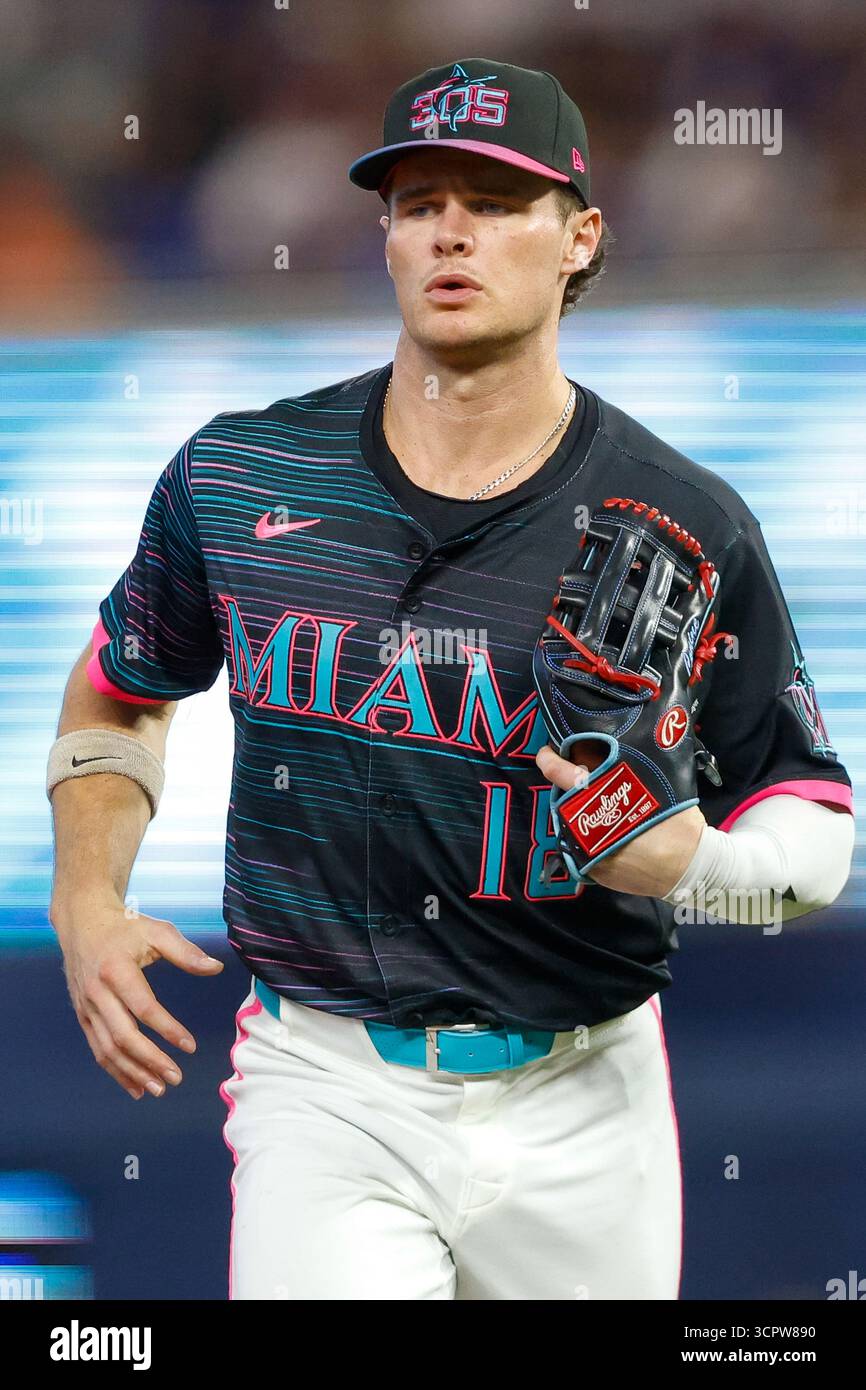 MIAMI, FL - SEPTEMBER 27: Miami Marlins right fielder Griffin Conine ...
