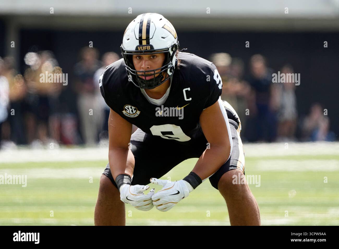 Vanderbilt tight end Eli Stowers plays against Utah State during an ...