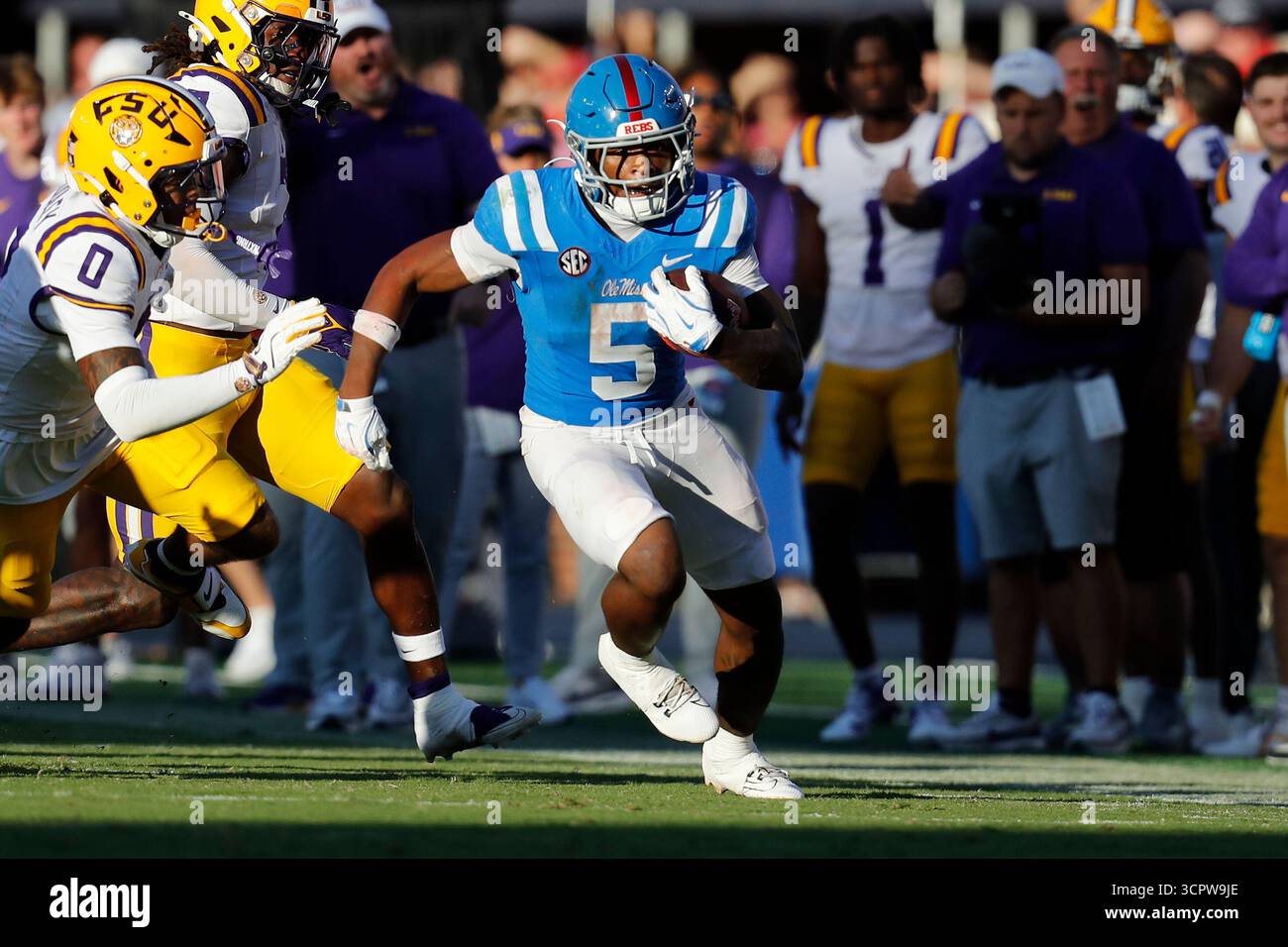 OXFORD, MS - SEPTEMBER 27: Ole Miss Rebels running back Kewan Lacy (5 ...