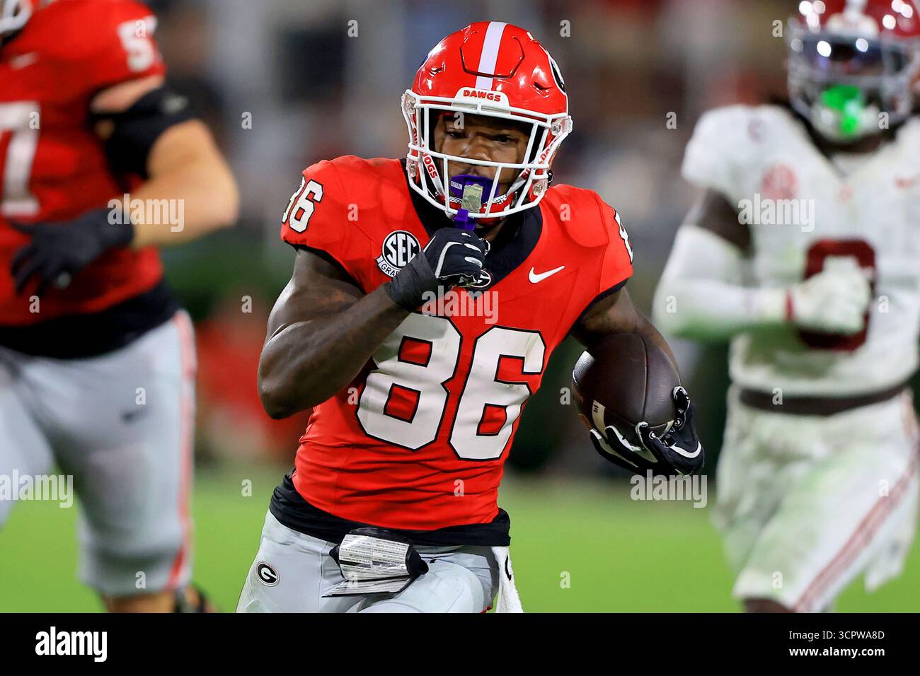 ATHENS, GA - SEPTEMBER 27: Wide receiver Dillon Bell #86 of the Georgia ...