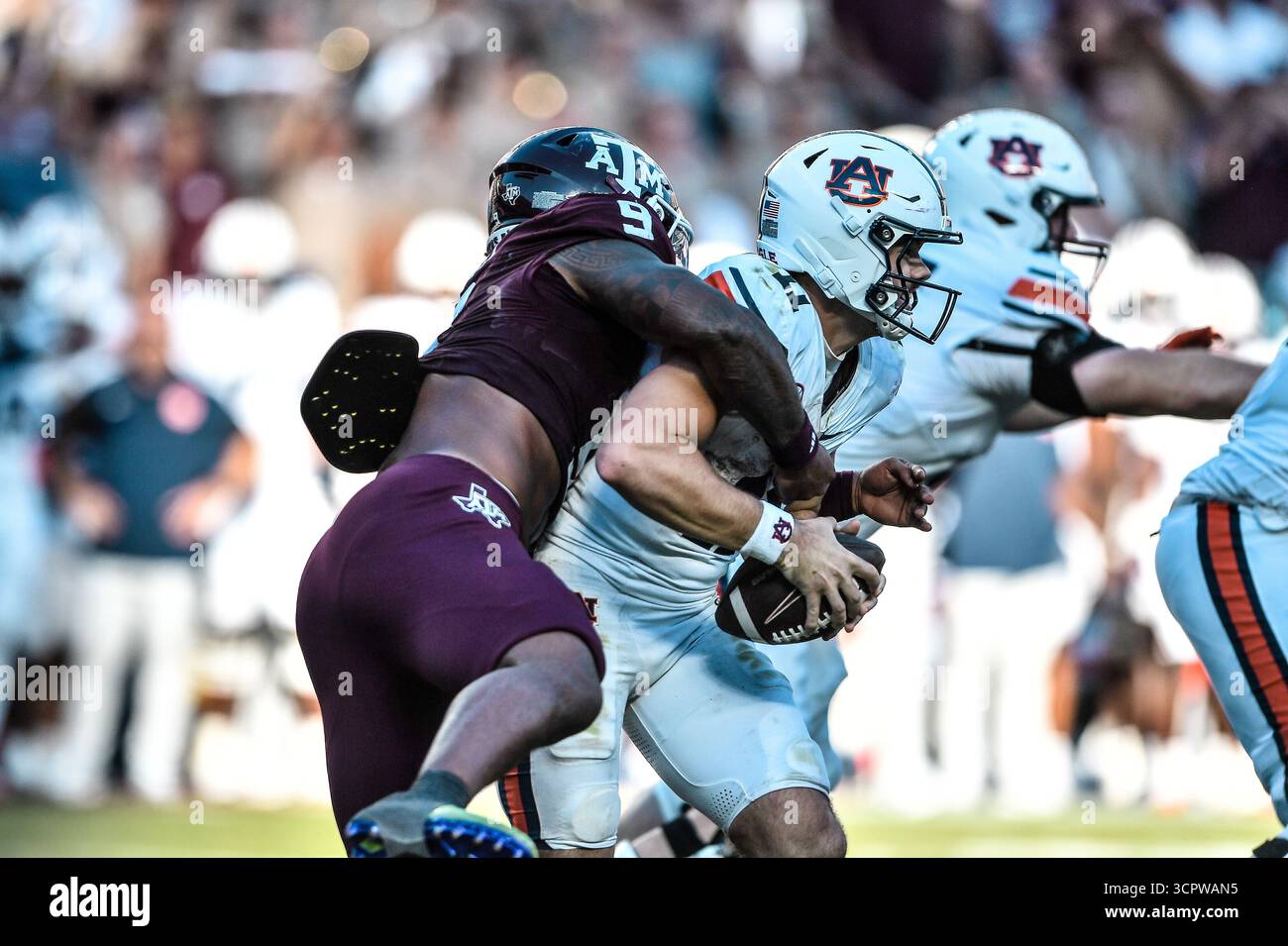 College Station, Texas, USA. 27th Sep, 2025. Texas A&M Aggie defense ...