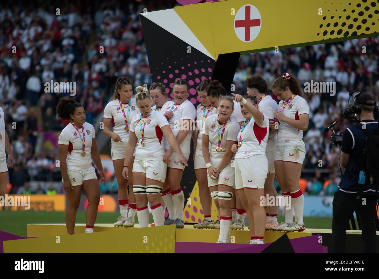 London, UK, 27th September 2025 The England team celebrate winning the ...