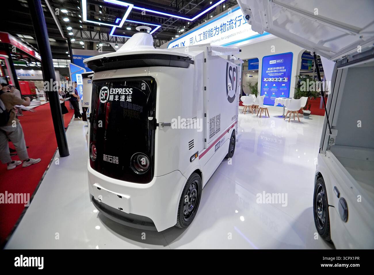 Driverless vehicles from Neolix make debut at the 19th China (Shenzhen ...