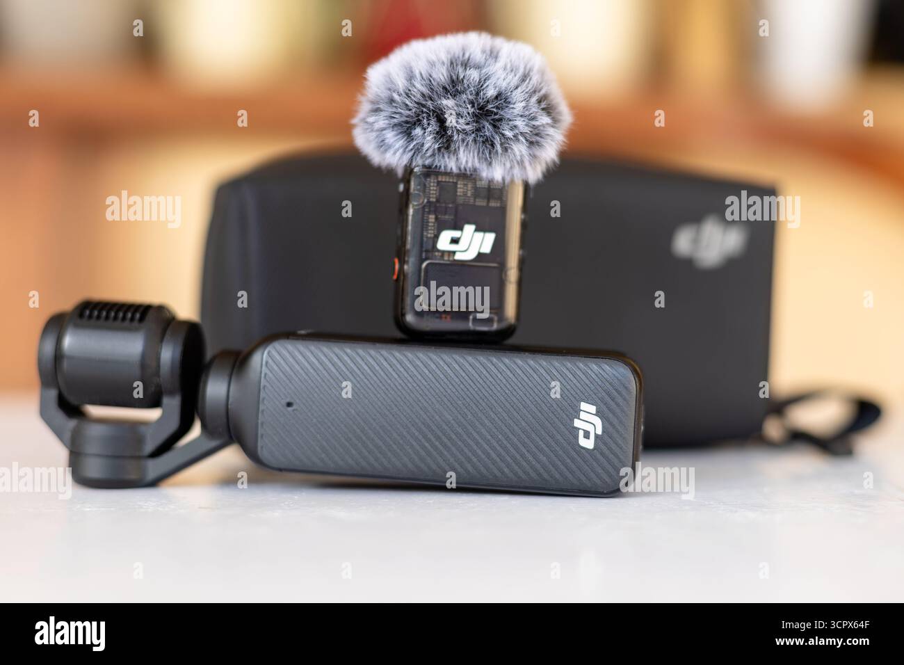 Dji wireless mic hi-res stock photography and images - Alamy