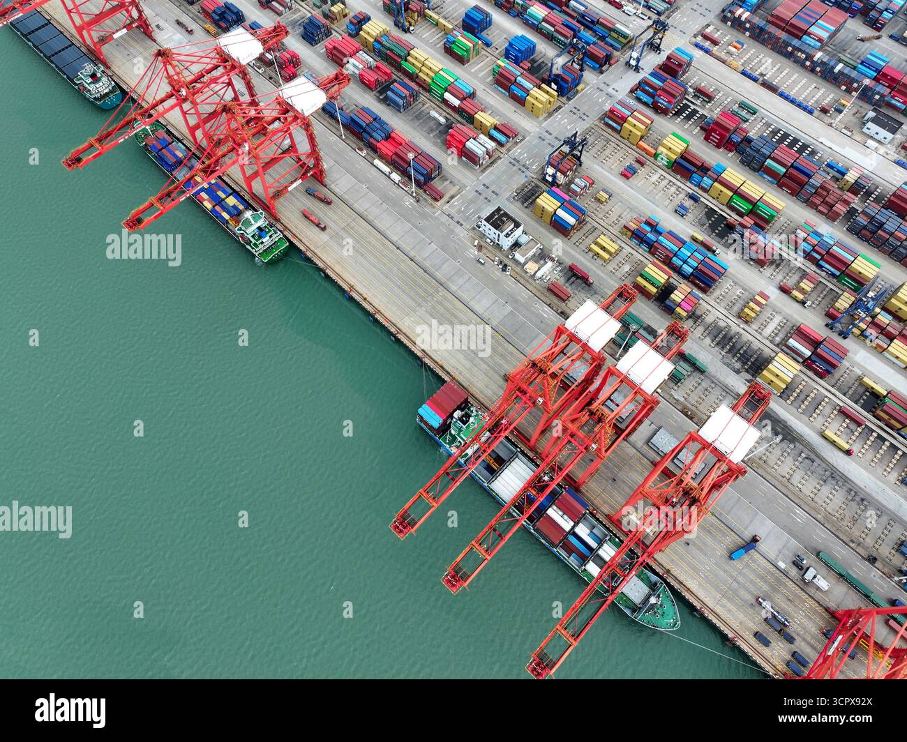 Aerial photo shows the container terminal of Lianyungang Port ...