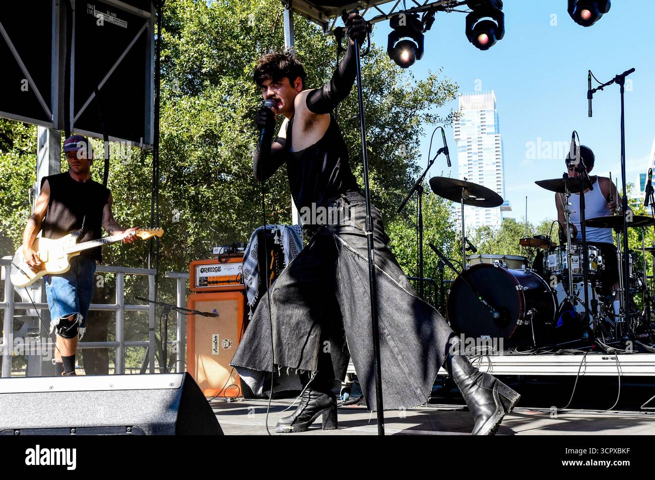 Model/Actriz live auf dem Levitation Festival 2025 im Palmer Events ...
