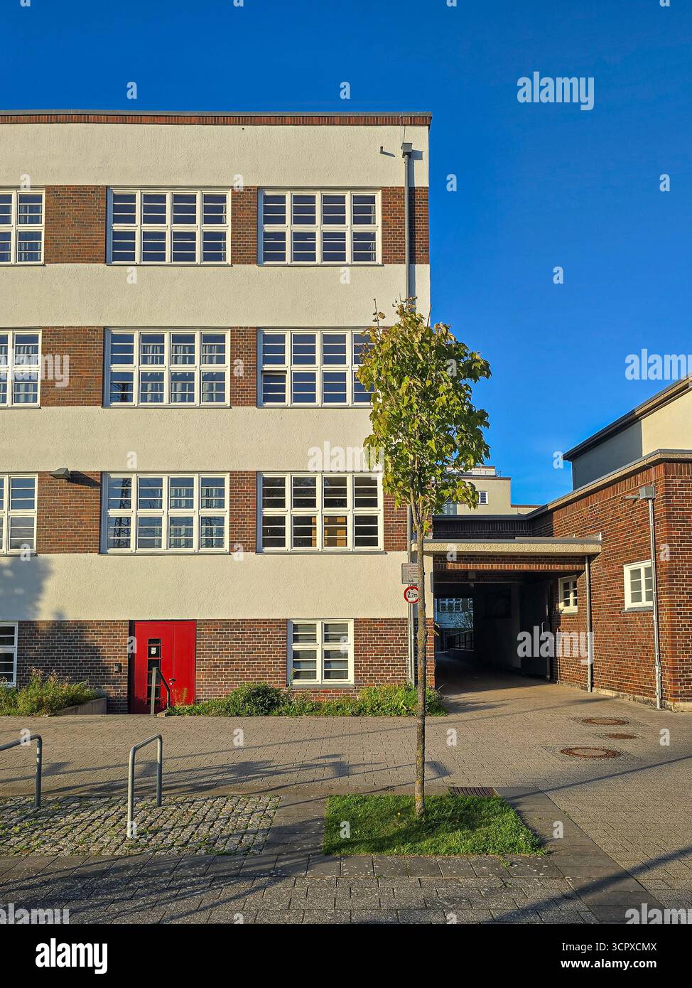 Building facade featuring red brick hi-res stock photography and images ...