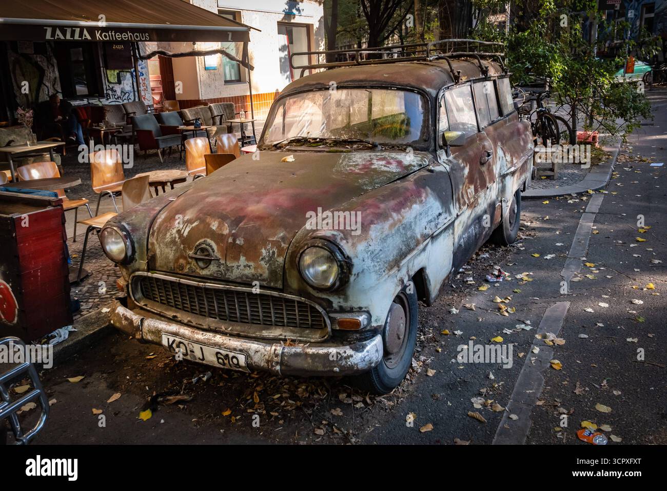 Berlin Kreuzberg-Friedrichshain Opel Olympia, Baujahr 1956 von Dozent ...