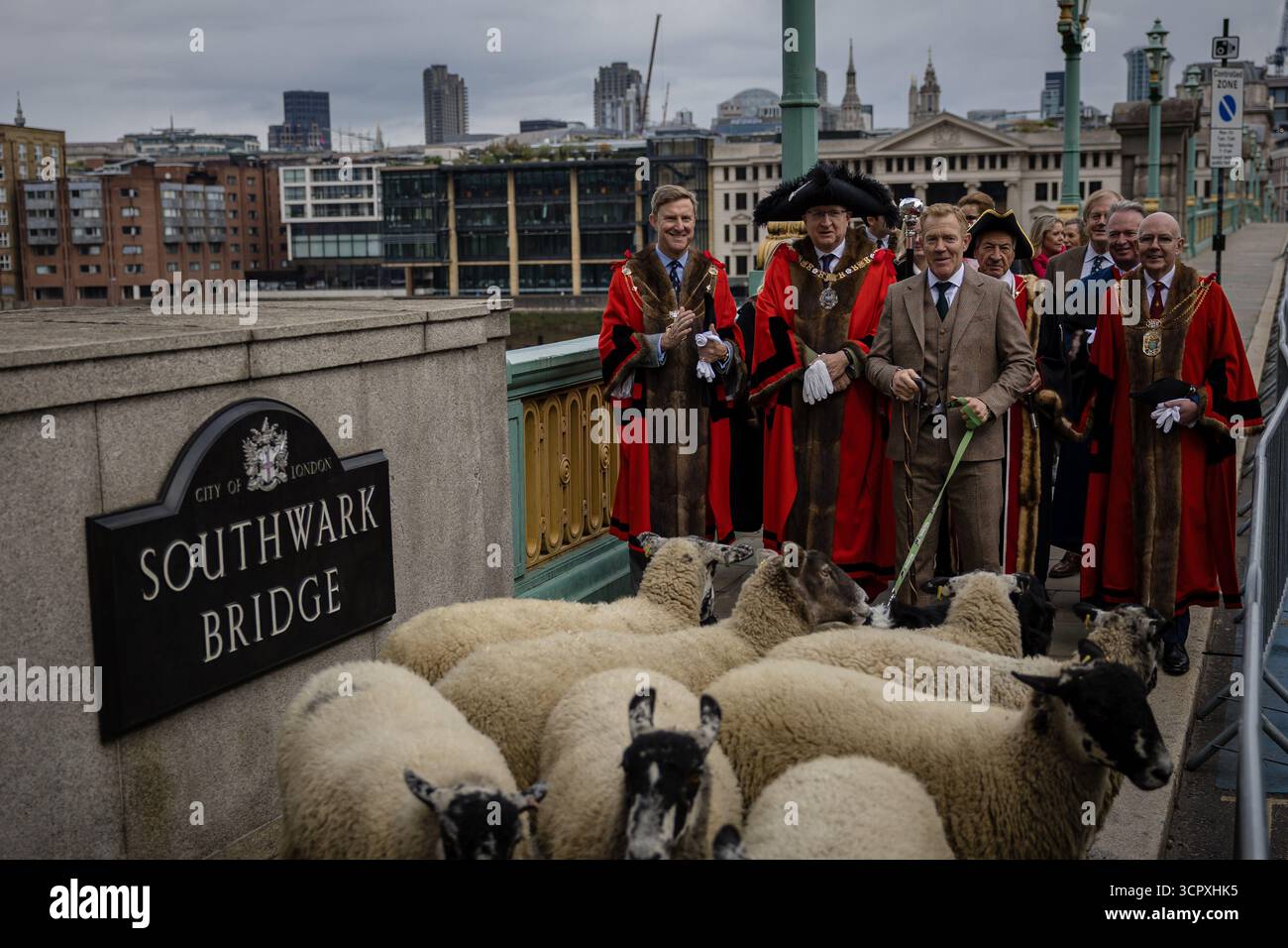 Celebrity farmer adam henson hi-res stock photography and images - Alamy