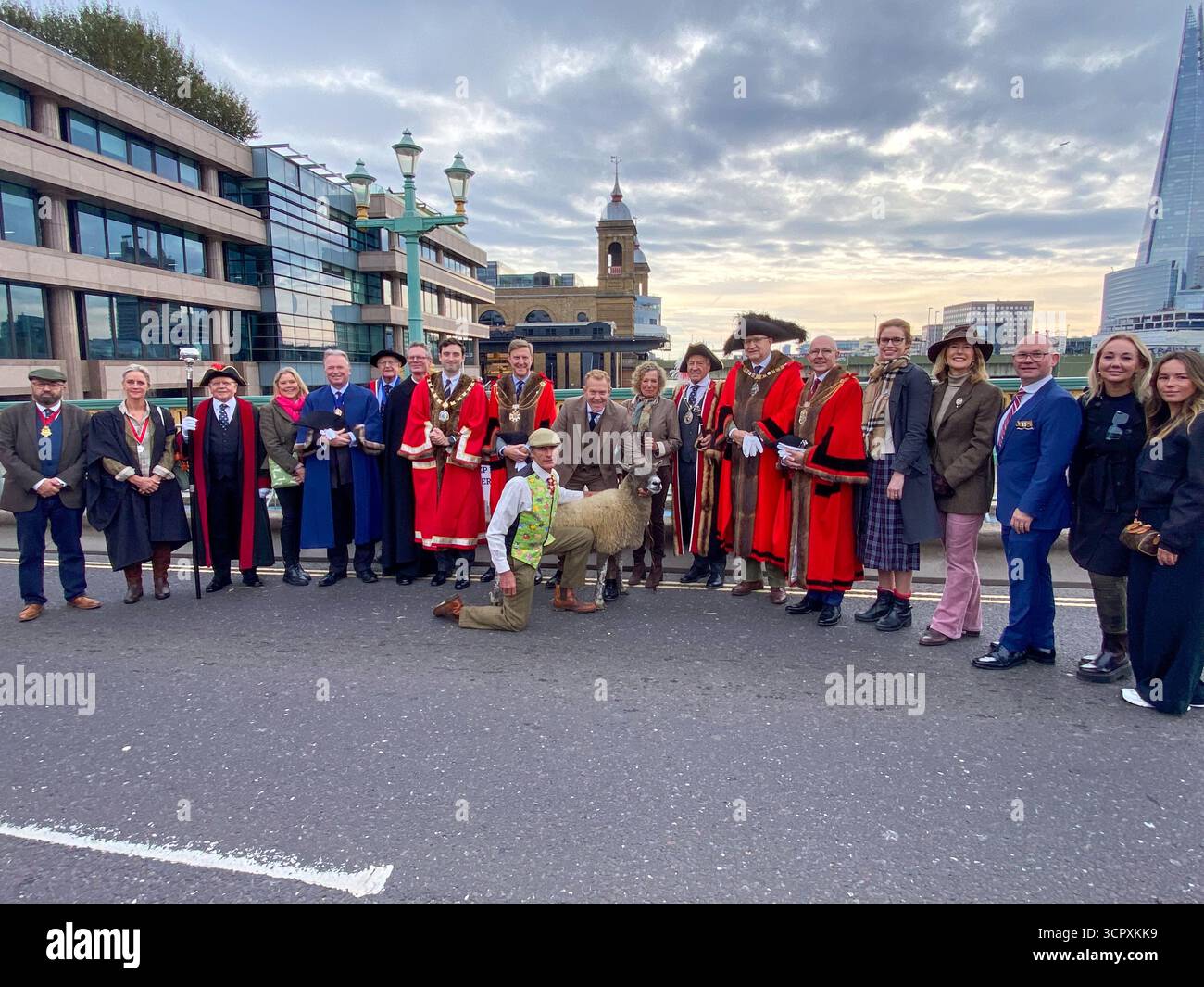 Southwark Bridge, London, United Kingdom. 28 September, 2025 – Adam ...