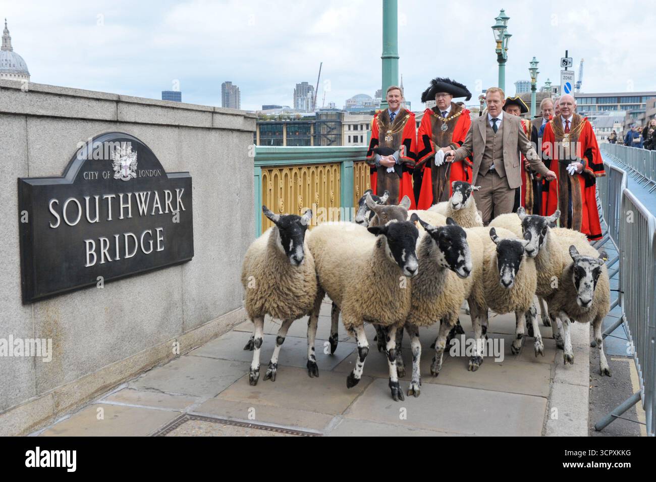 Southwark Bridge, London, United Kingdom. 28 September, 2025 – Adam ...