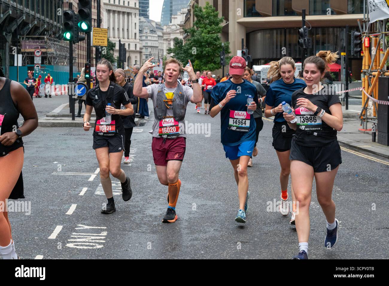 London, UK. 28 September 2025. Runners pass Bank on the Vitality London ...