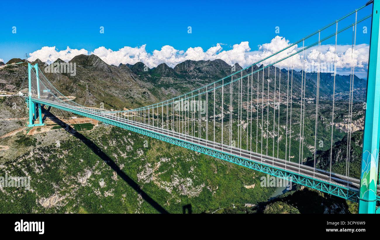 (250928) -- GUANLING, Sept. 28, 2025 (Xinhua) -- An aerial drone photo ...